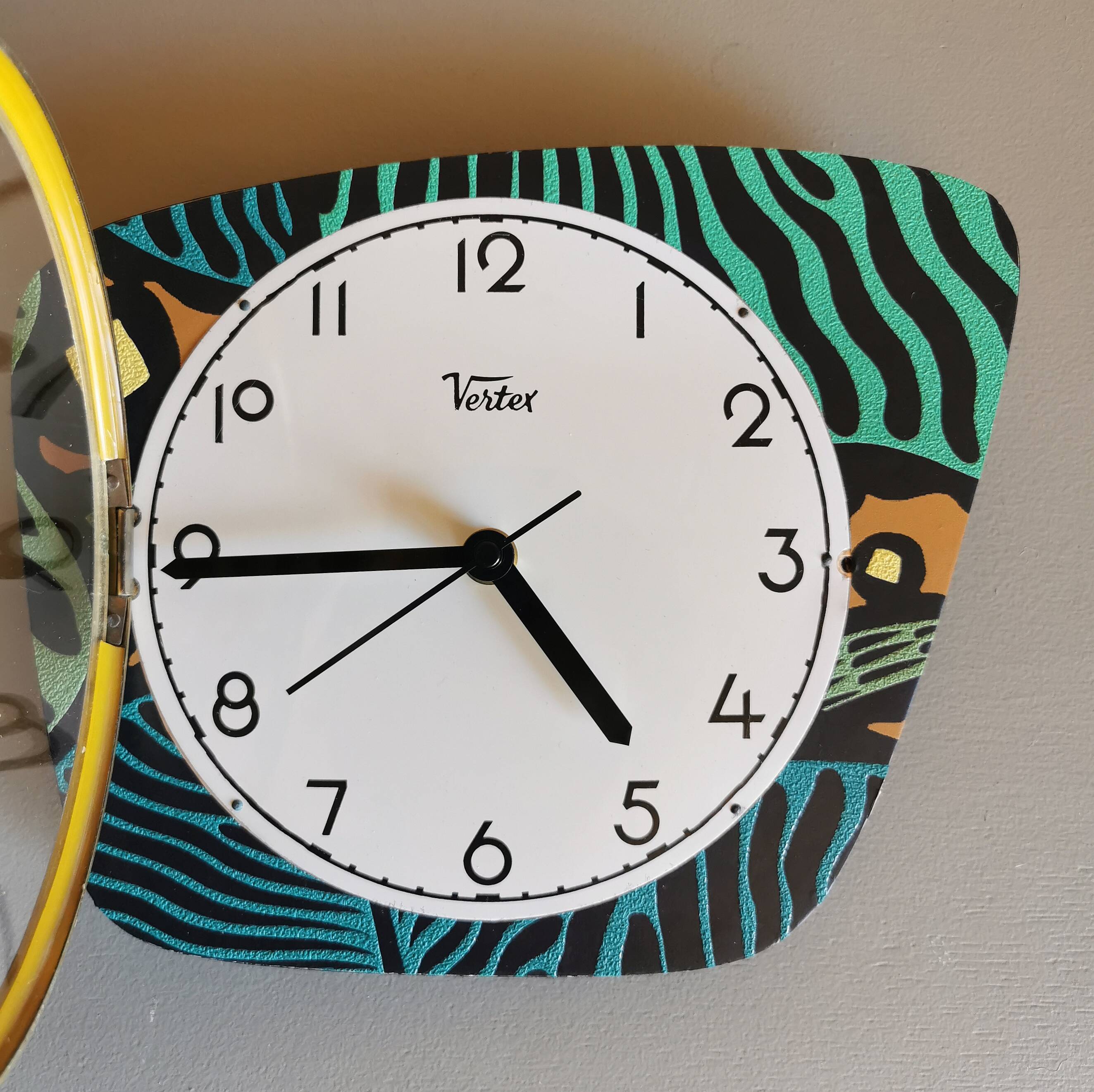 Horloge formica vintage pendule murale silencieuse asymétrique "Vertex ...