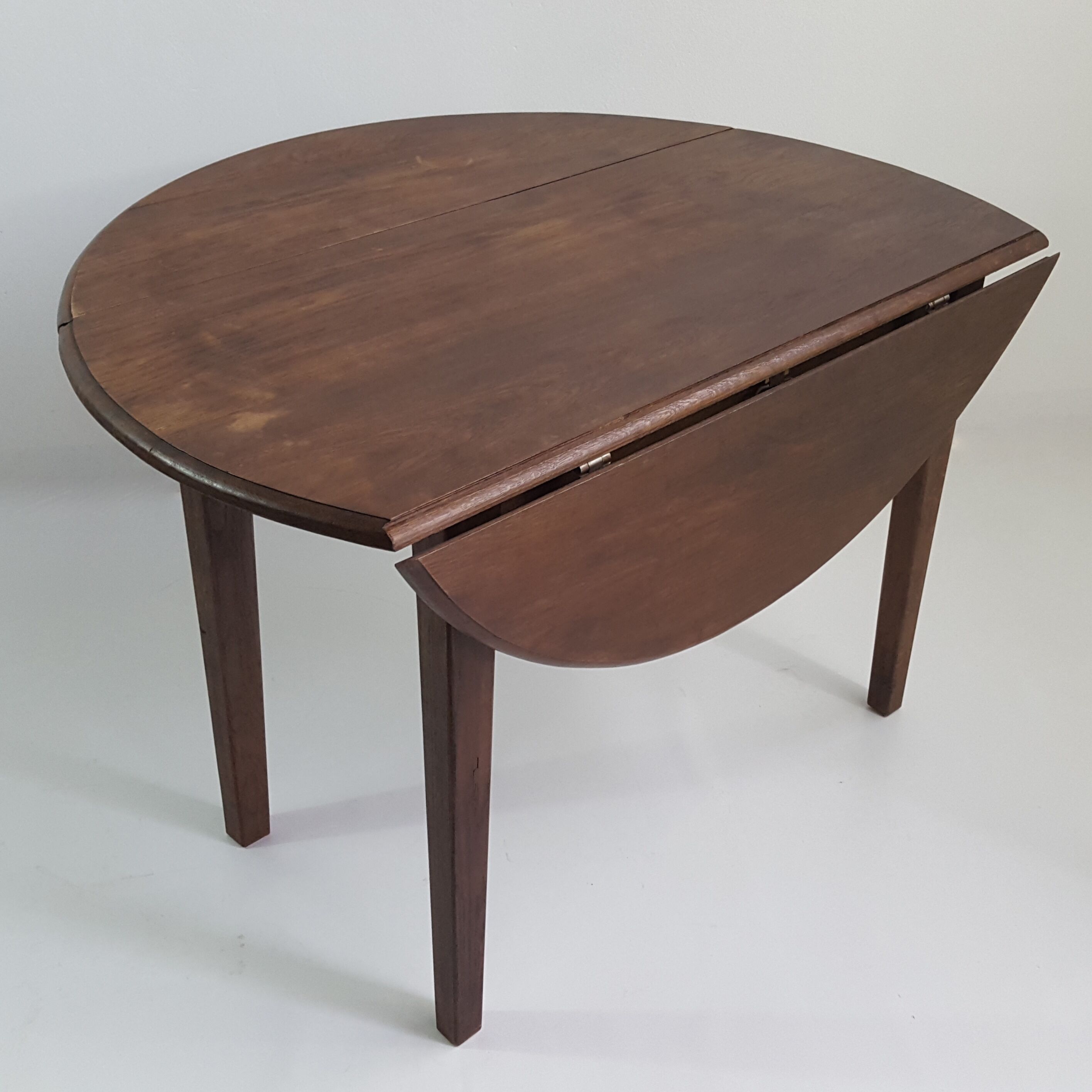 Table ronde vintage coté rabattable en chêne | Selency