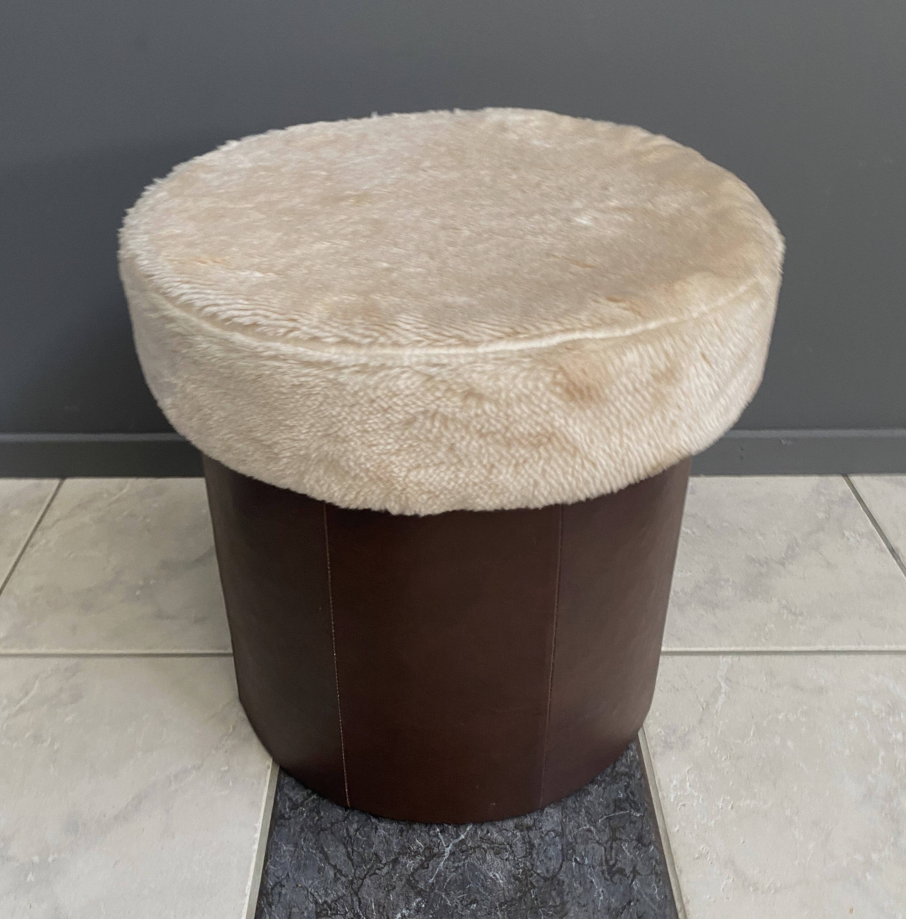 pouf en simili cuir marron des années 1970 par VEB modèle 26W Raphael ...