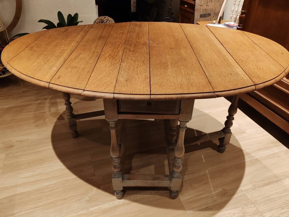 Grande table ronde en chêne massif pliante anglaise | Selency