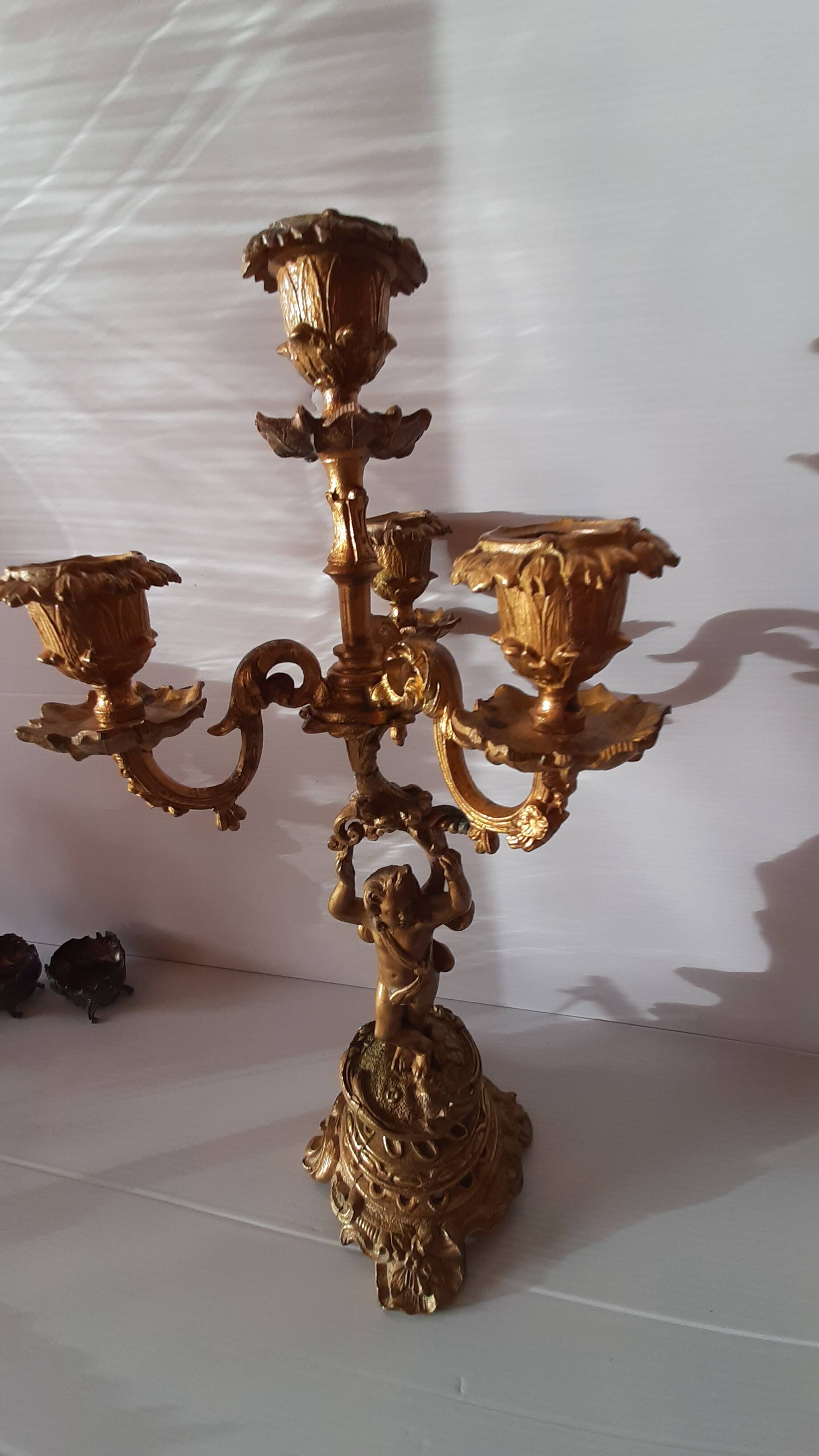 Candélabre cassé 4 bougies avec Angelot signé Philippe Mourey | Selency