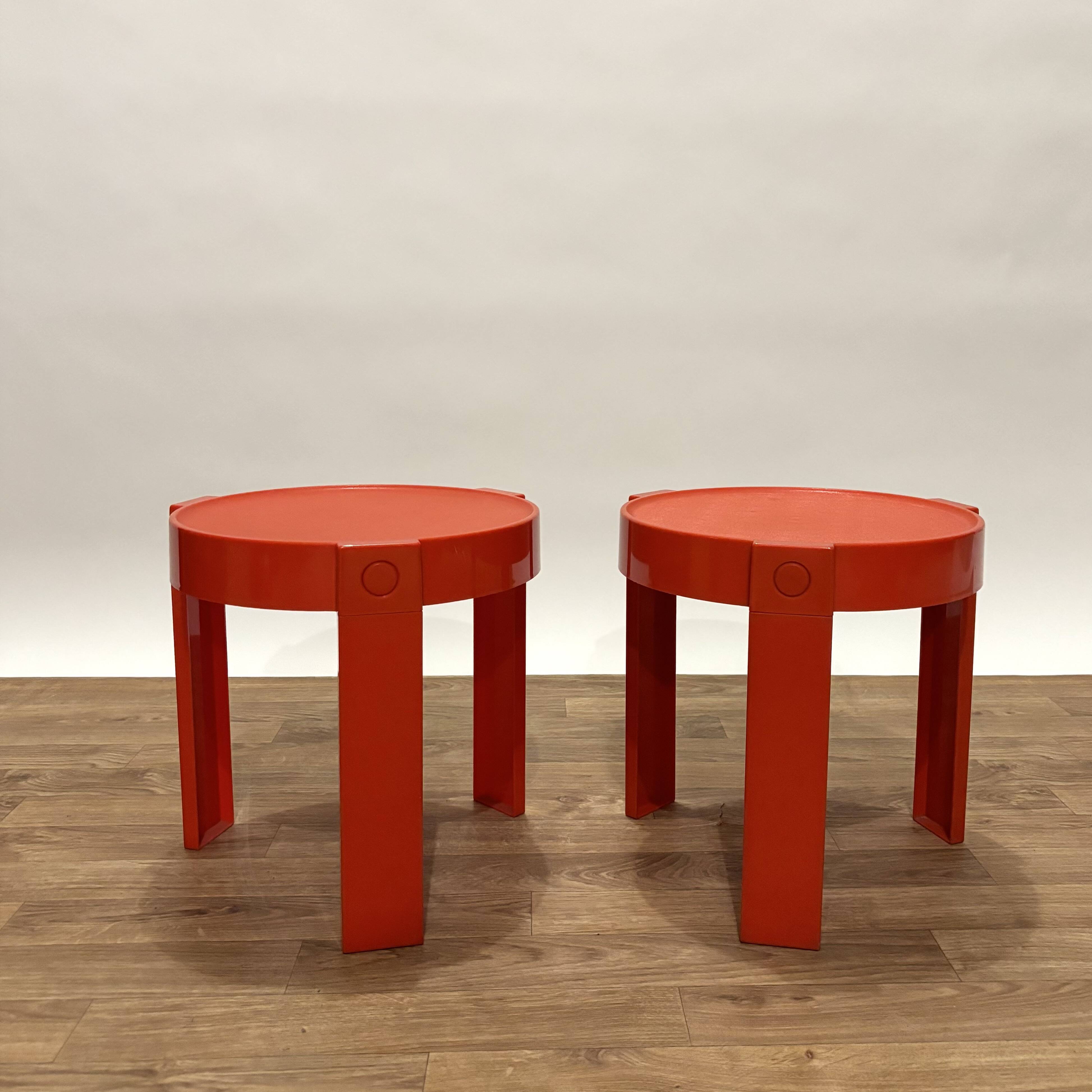 Paire de tables d'appoint, chevets Prisunic, années 70 | Selency