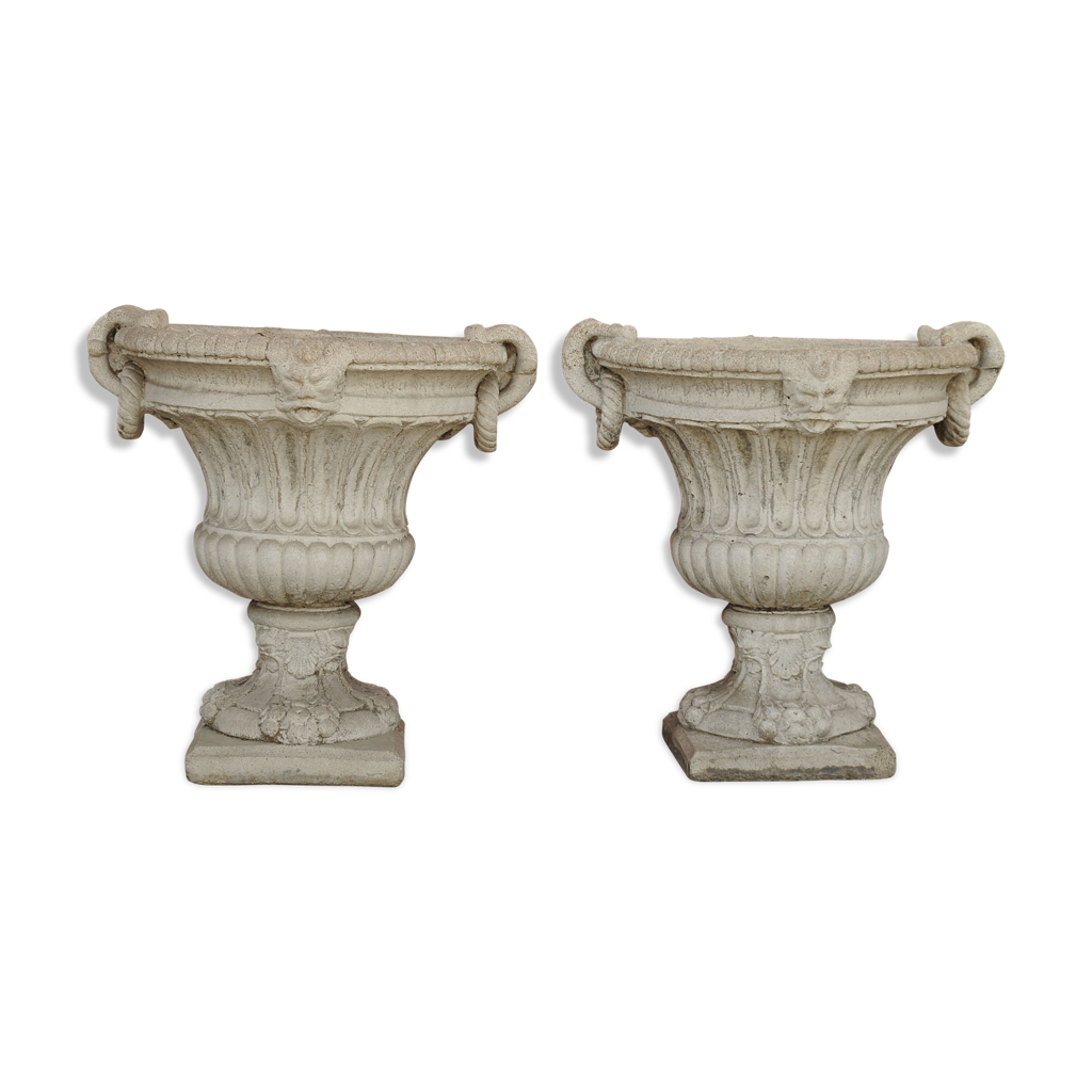 Paire de grands vases Médicis en pierre reconstitué | Selency