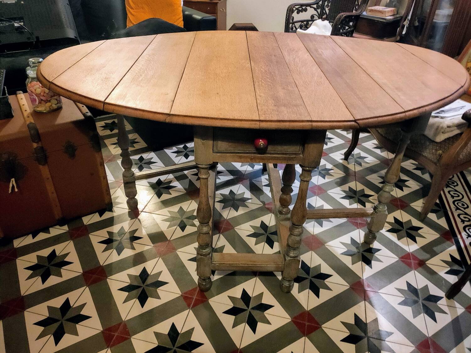 Grande table ronde en chêne massif pliante anglaise | Selency