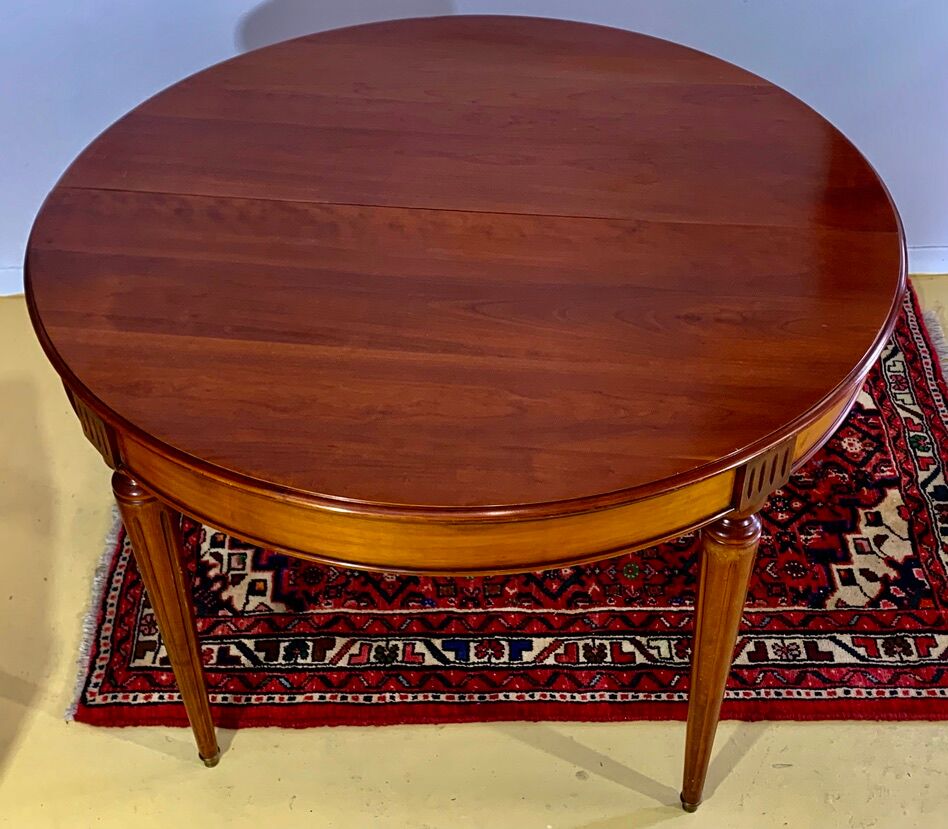 Table ronde en merisier avec 2 rallonges estampillée fortunato ...