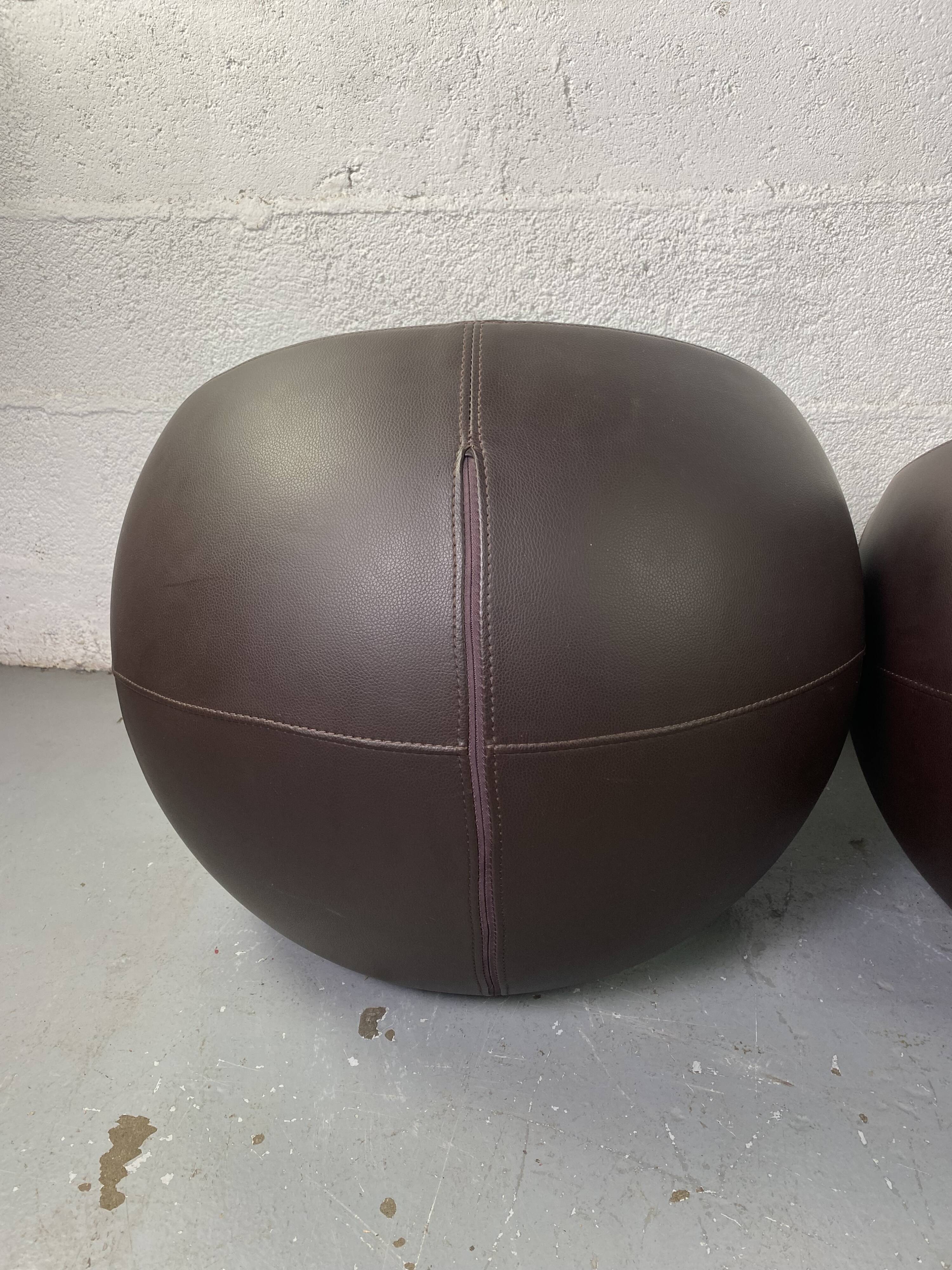Ball Chair en cuir marron par Finn Stone | Selency