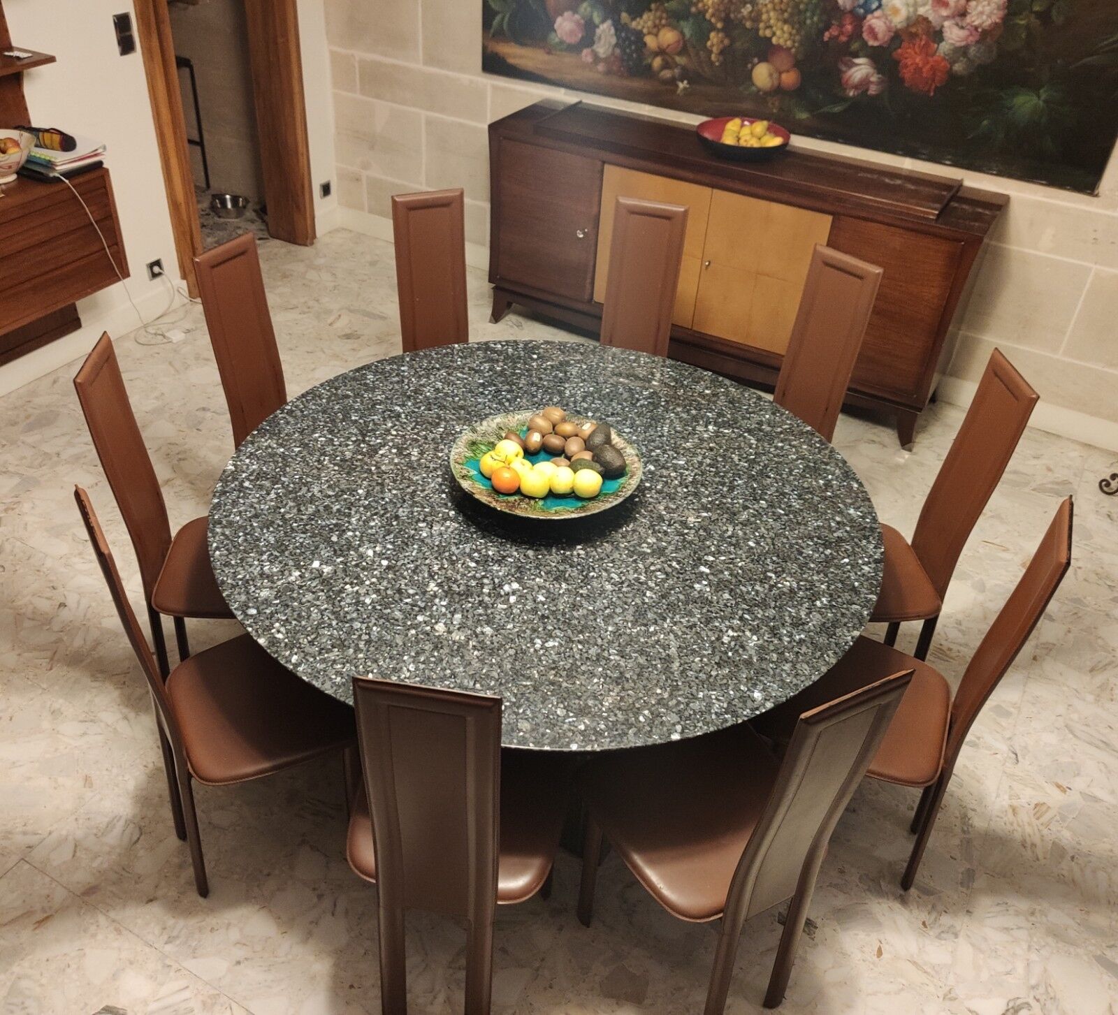 Table ronde en granit poli 10 places | Selency