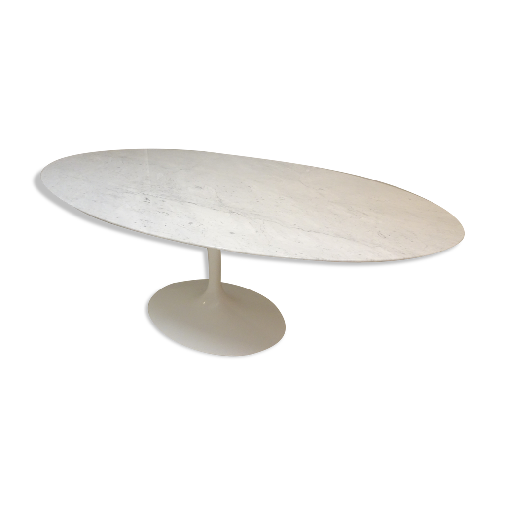 Table ovale en marbre par Eero Saarinen éditée par Knoll | Selency