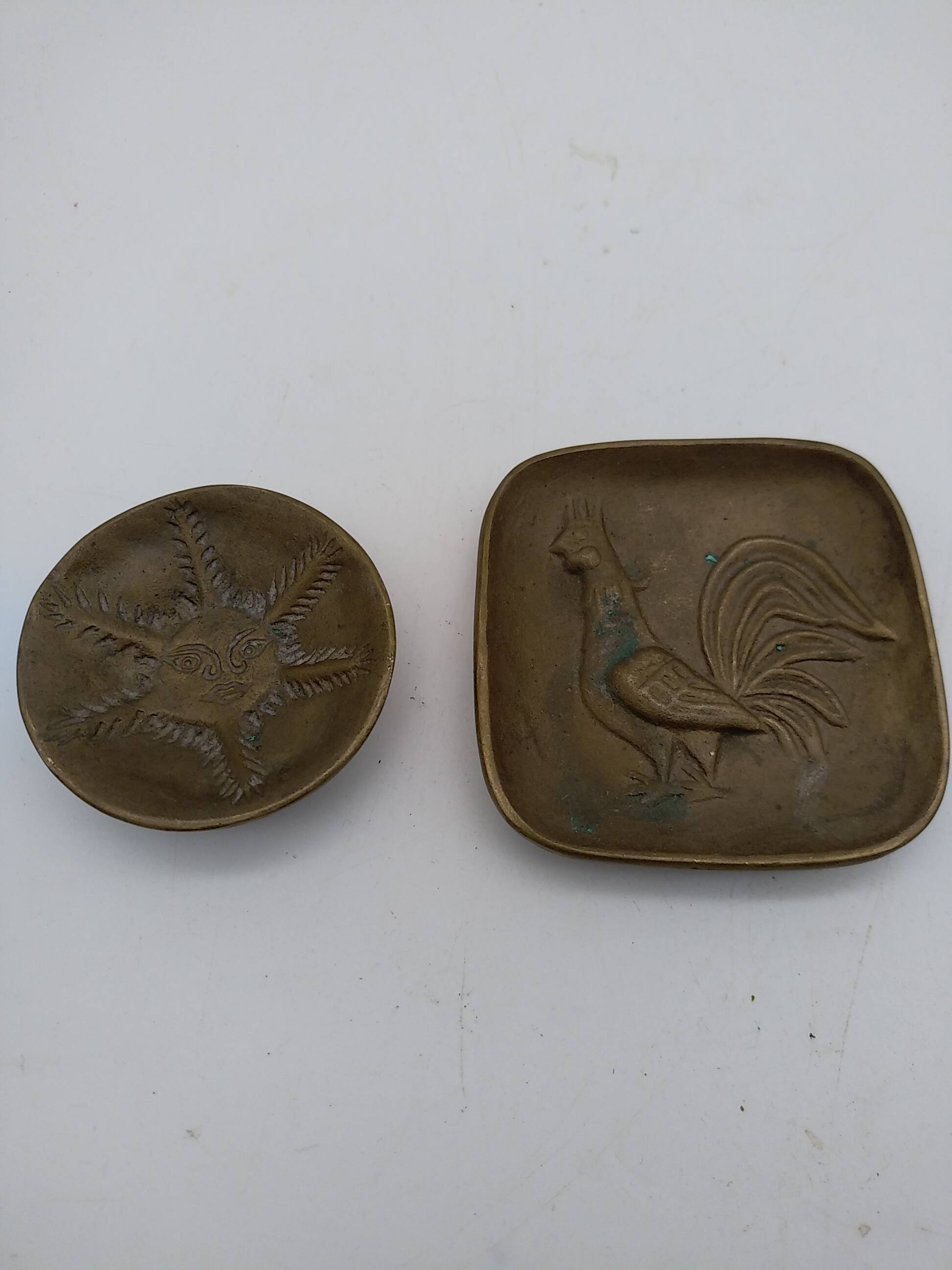 Cendriers ou petits vide poche en bronze signé du céramiste Quimpérois ...