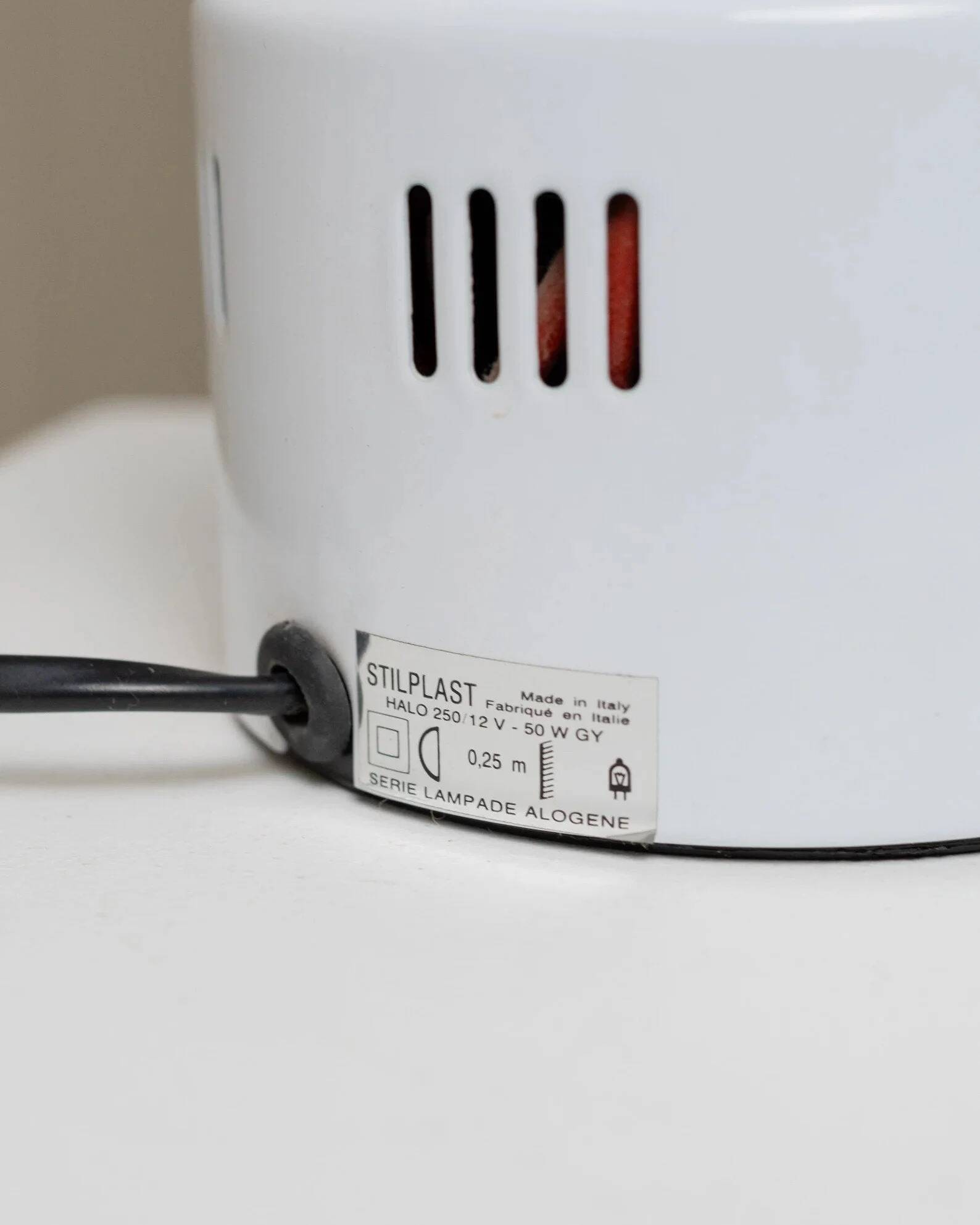 Lampe de table Halo Balance en métal blanc Stilplast d'Italie - Design ...