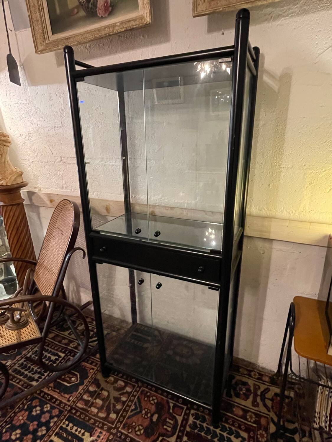 2 vitrines signées Baumann | Selency