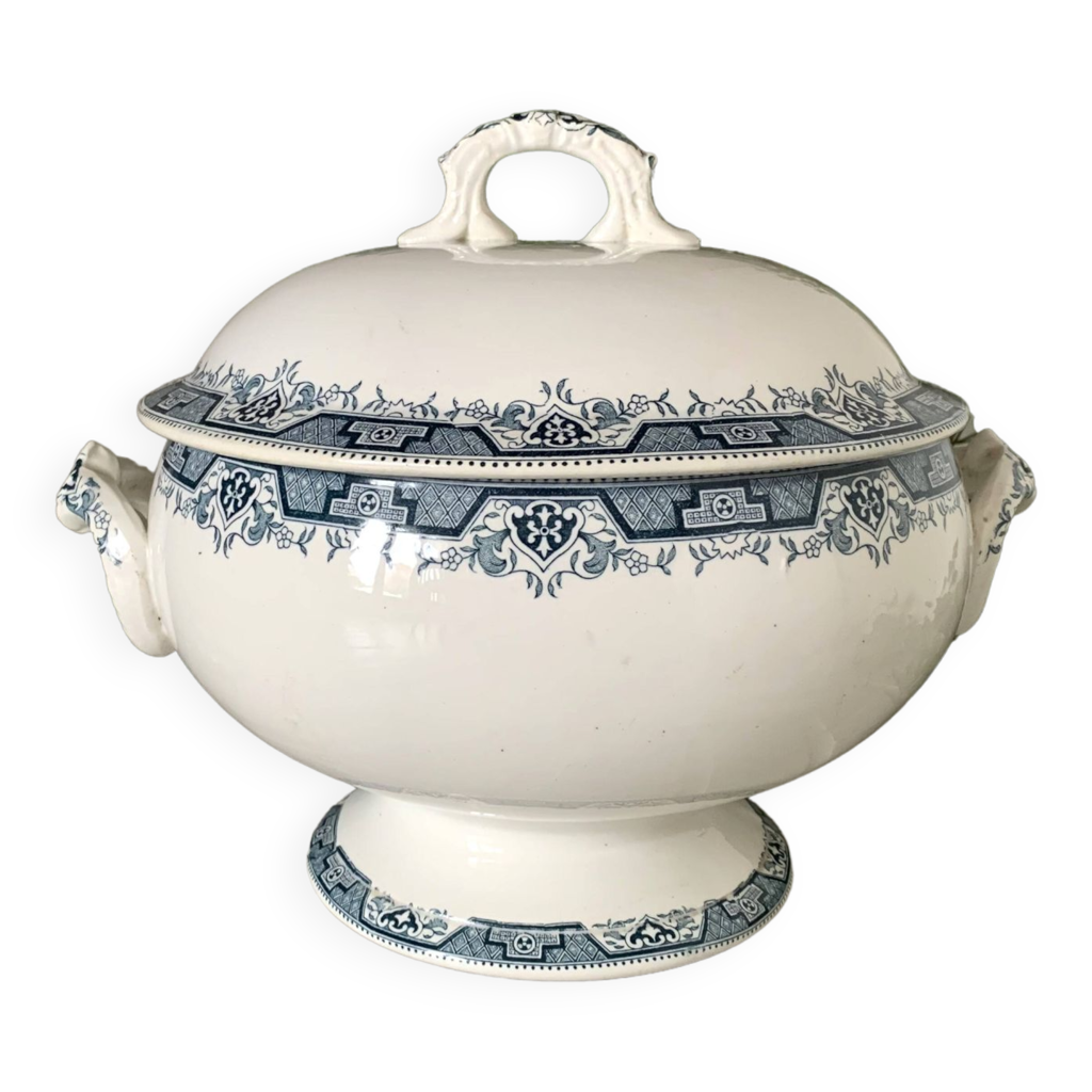 Grande soupière ancienne en faïence de Saint-Amand (Nord) | Selency