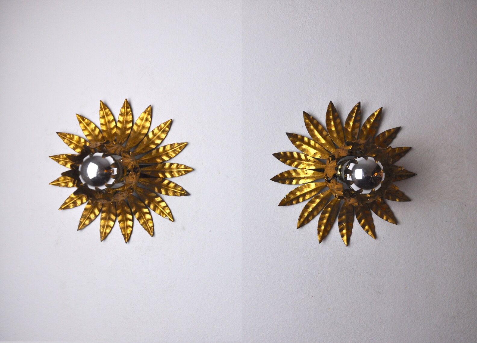 Paire d'appliques " Soleil" par Ferro Arte, midcentuy, Espagne | Selency