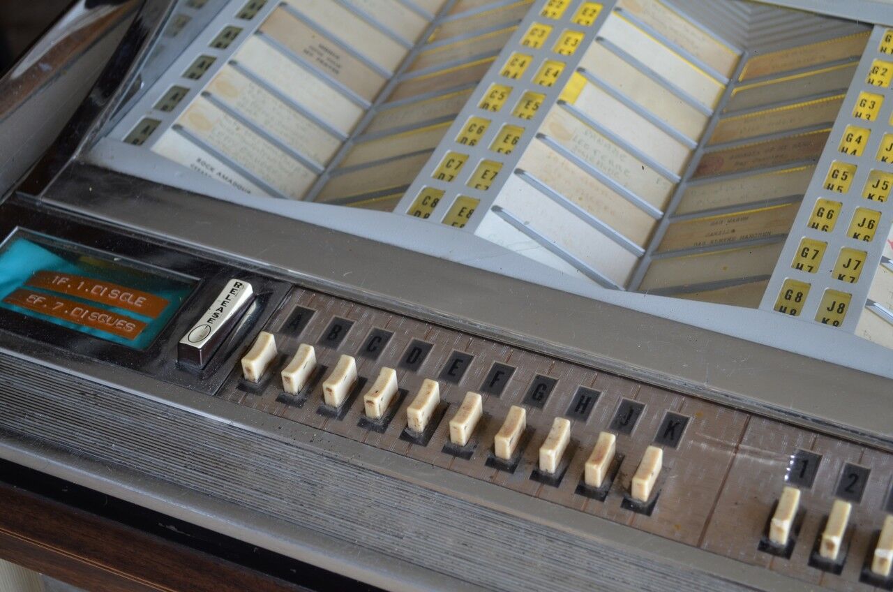 Jukebox seeburg lp console model elpc1-h5 from 1963 (functional) | Selency