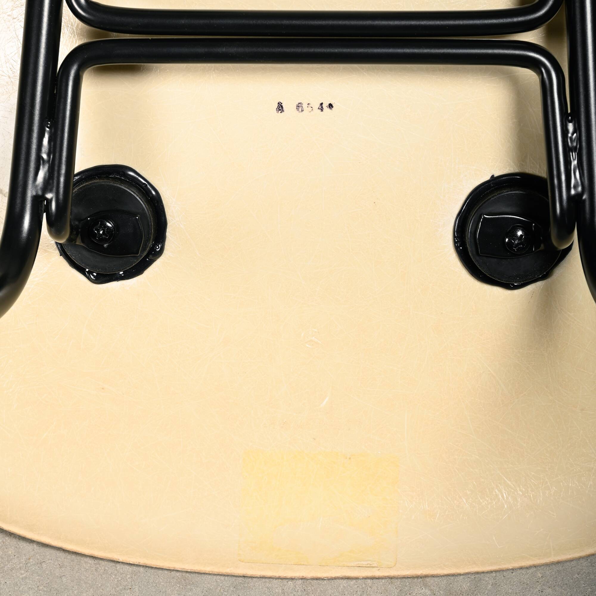 Ensemble de chaises DSX multicolores de Charles et Ray Eames pour ...