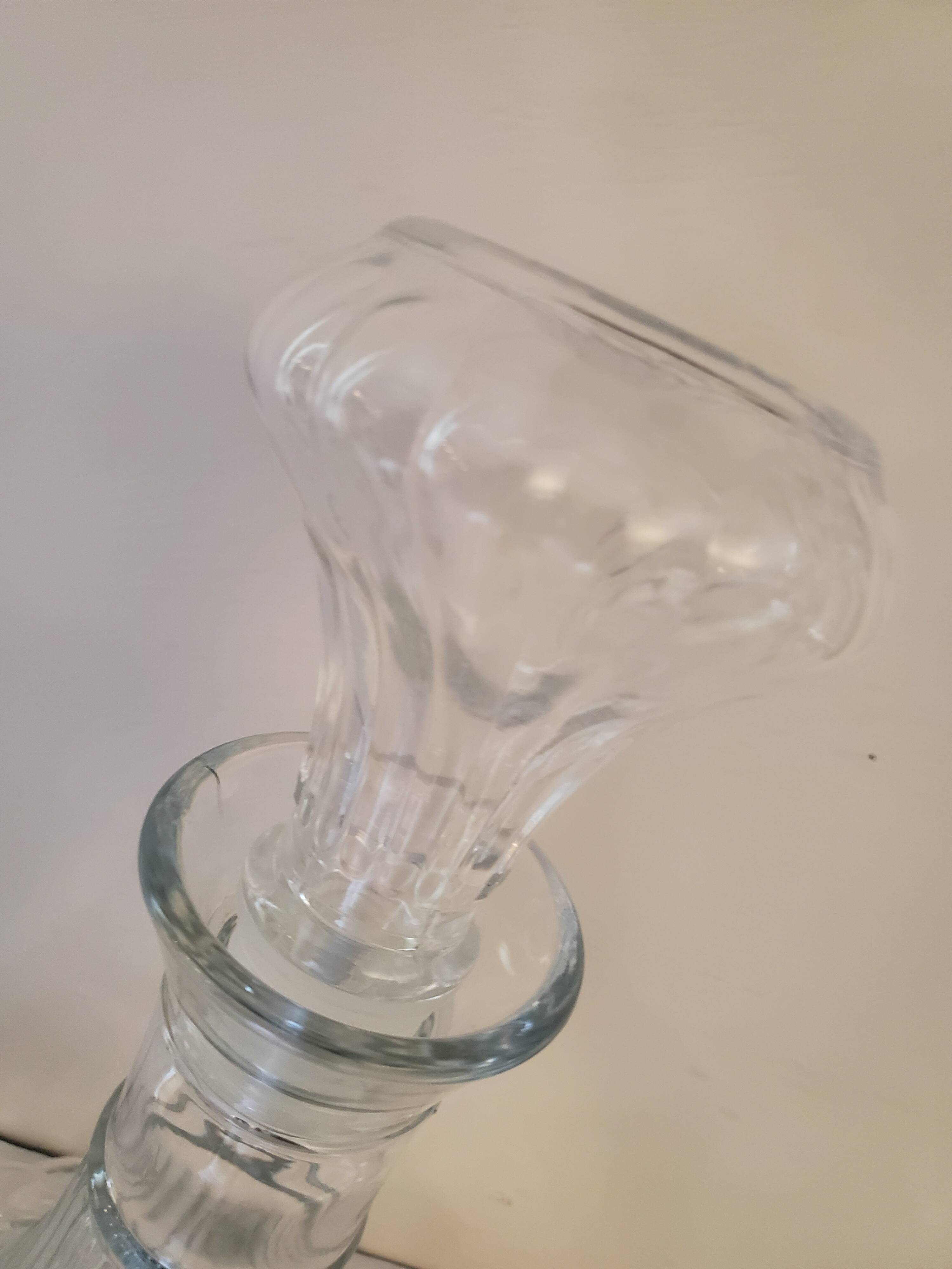 Carafe en verre moulé torsadé | Selency