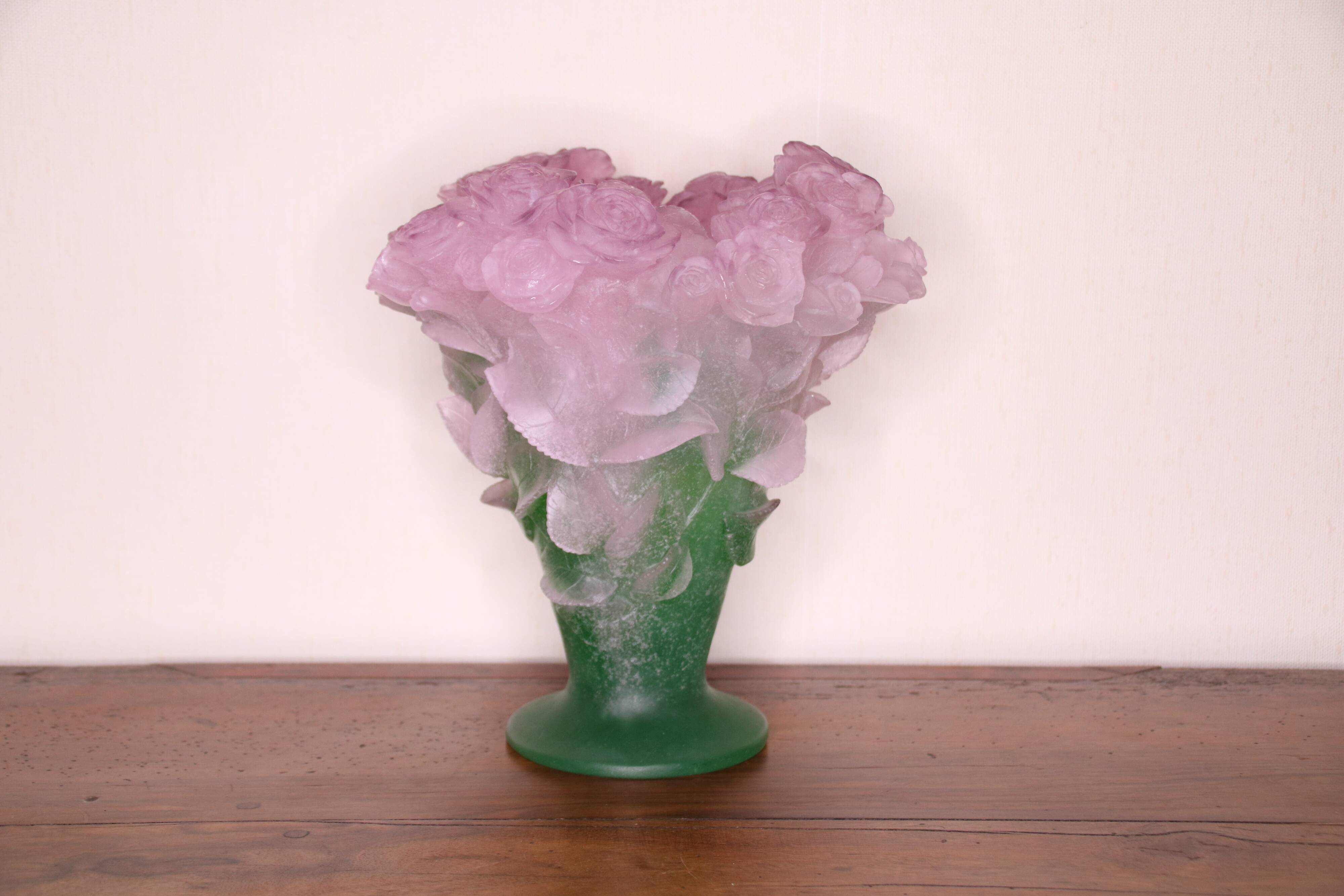 Vase Daum collection roses en pâte de verre rose et vert | Selency