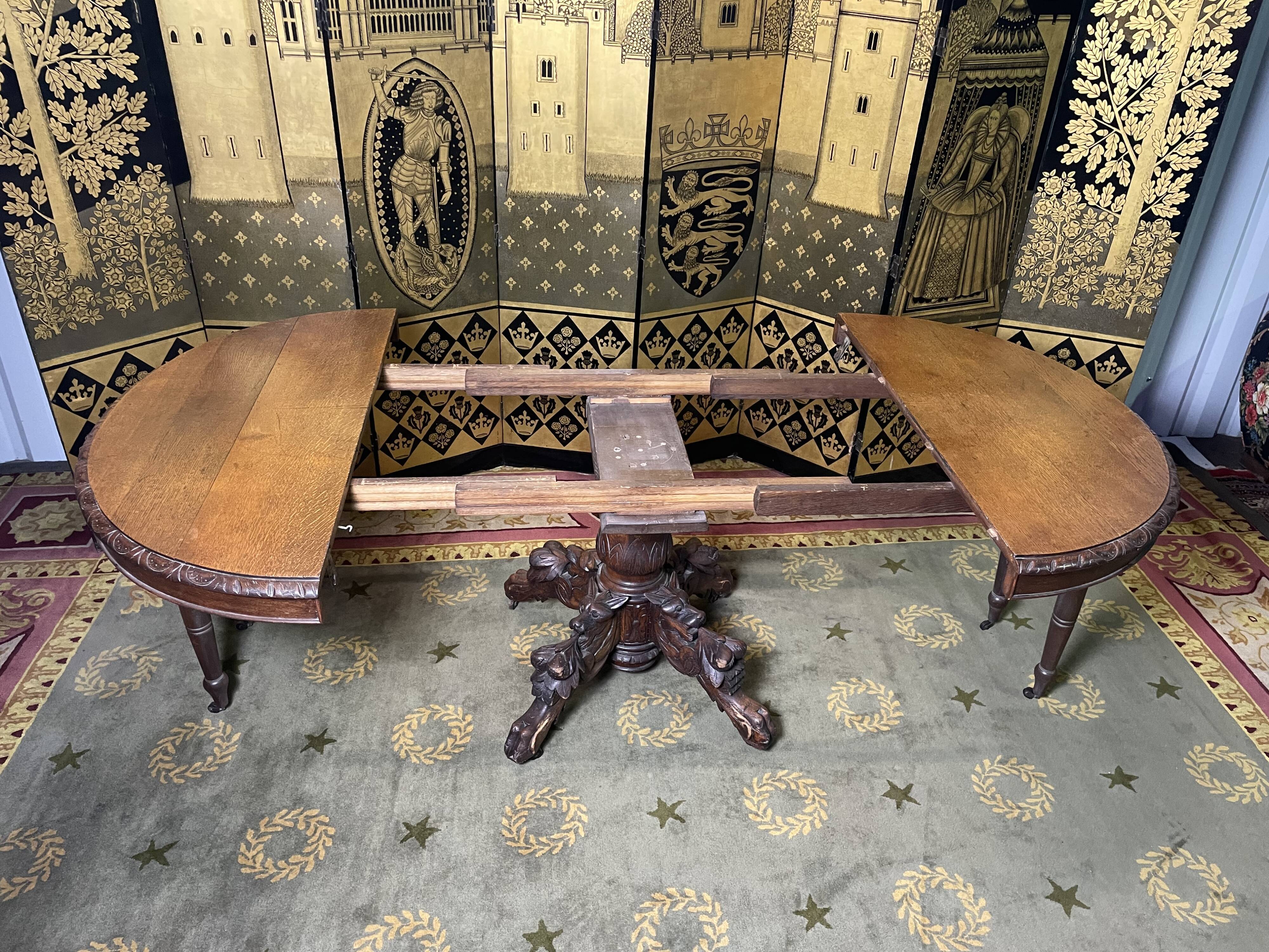 Table à manger ovale en chêne Napoléon III à pied central | Selency