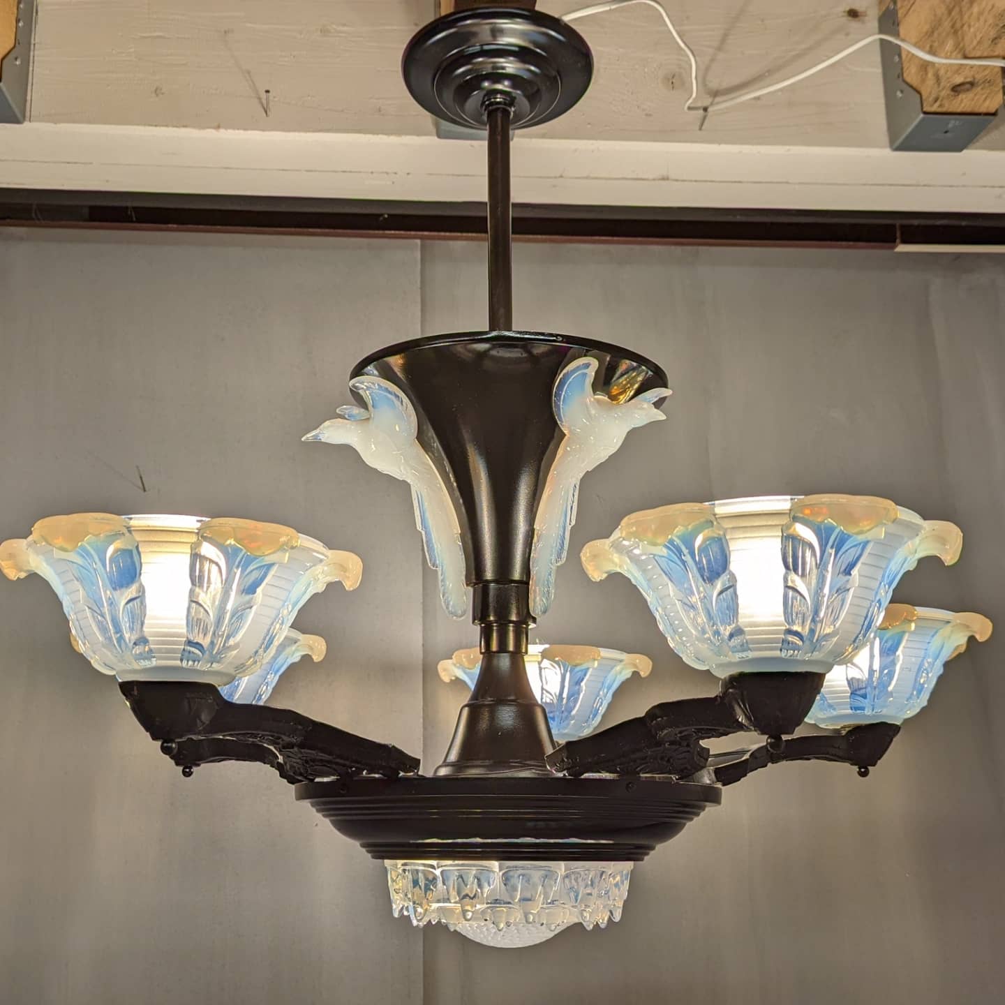 Lustre art déco oiseaux signé ezan verre bleu opalescent ancien sabino ...