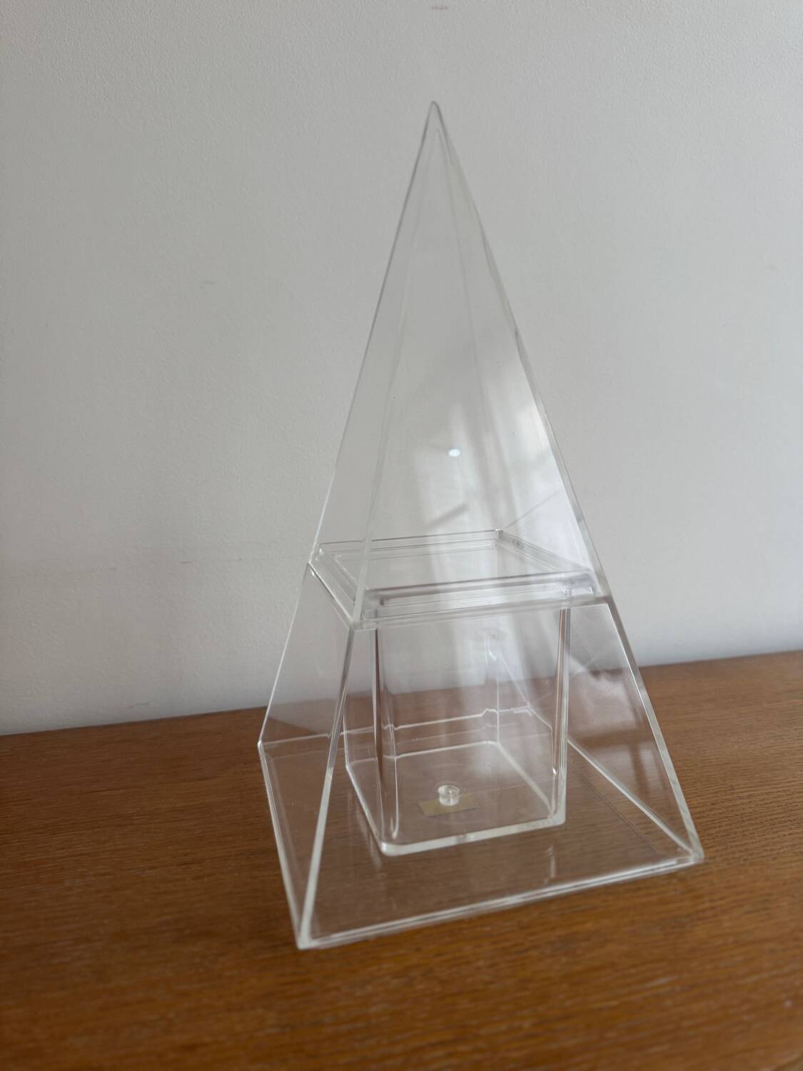 Refroidisseur à champagne pyramidal en plexiglas – design années 1970 ...
