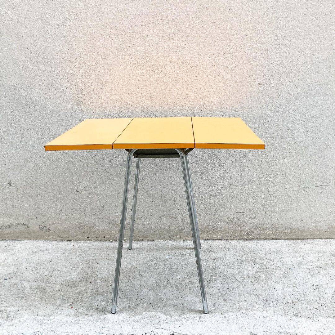 Table à manger pliante en formica orange | Selency