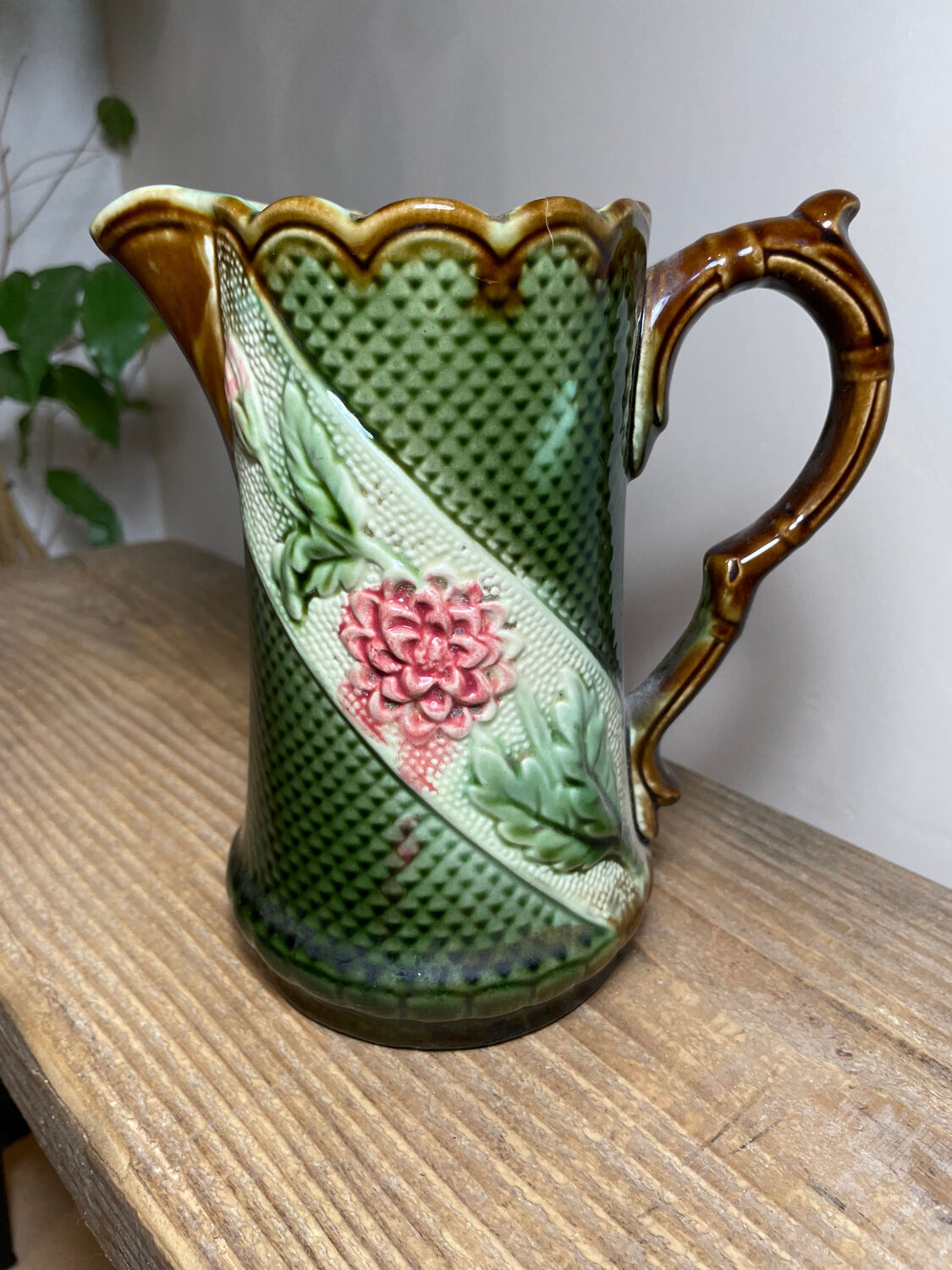 Pichet en barbotine ancien | Selency