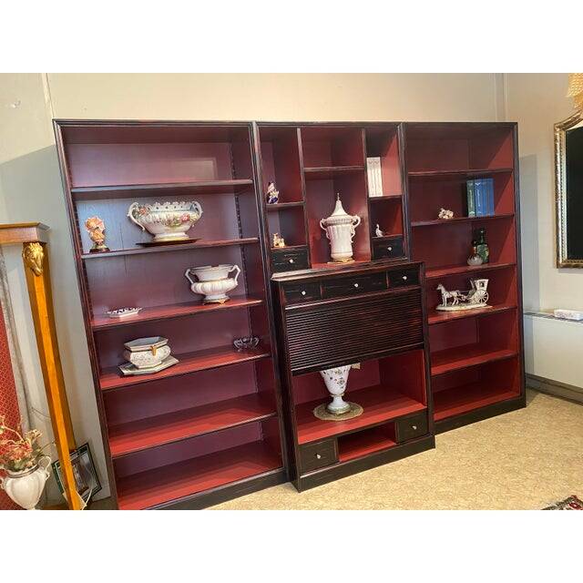 Bibliothèque classique des années 1980 de haut artisanat italien des années 80 avec étagère ou ...