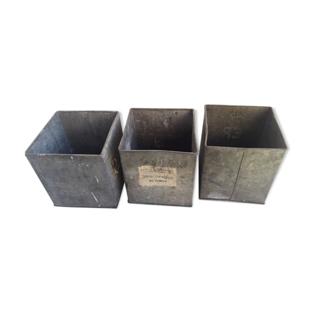 Lot de 3 caisses cubes anciennes de transport en fer zinc | Selency