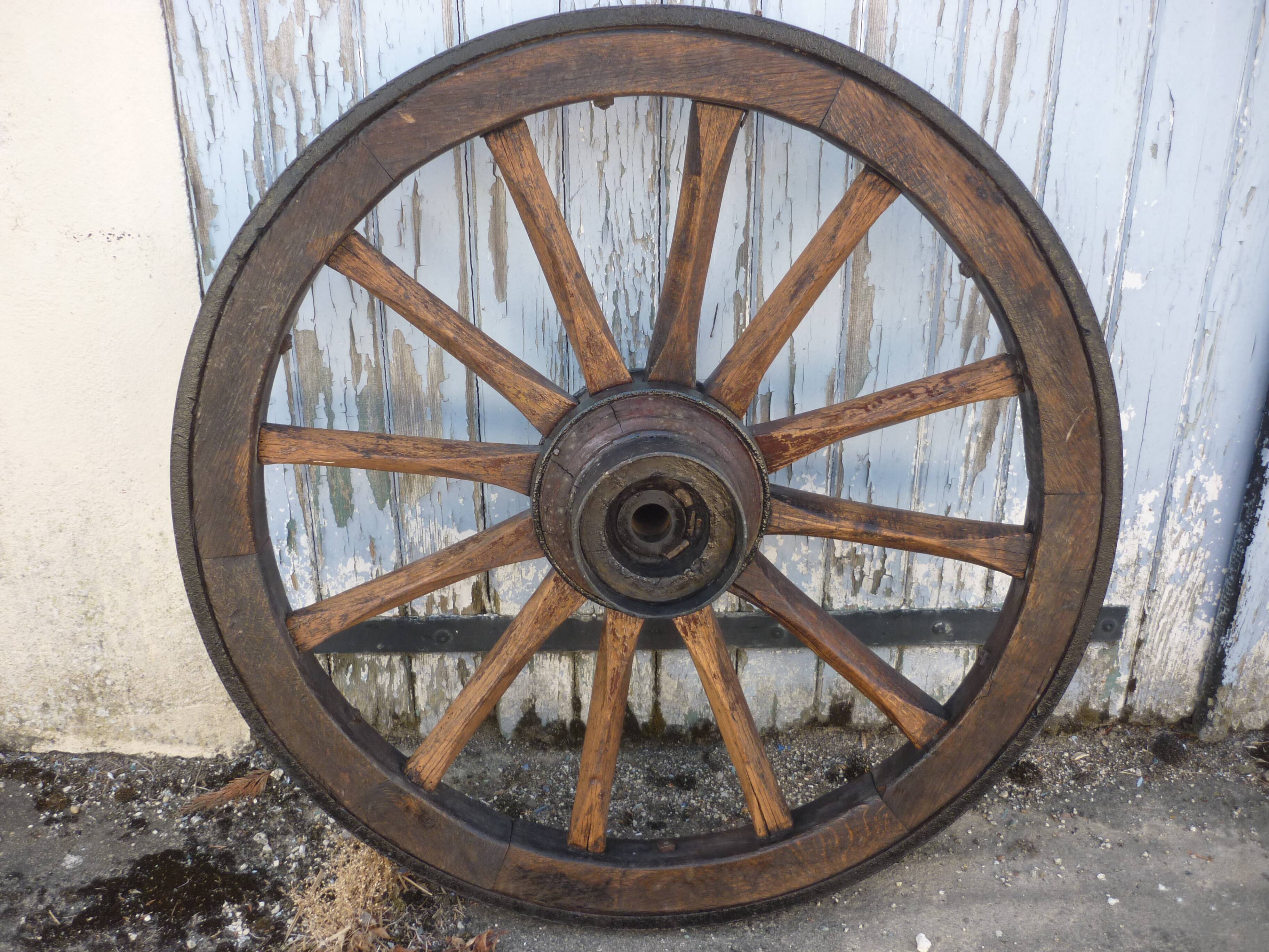 Roue de charette en bois et metal | Selency