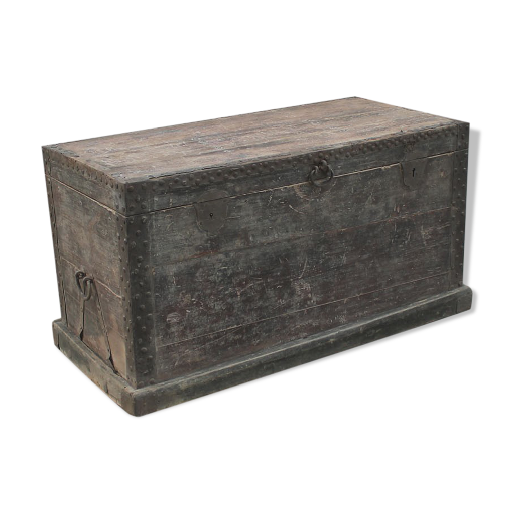 Coffre ancien du 18e | Selency