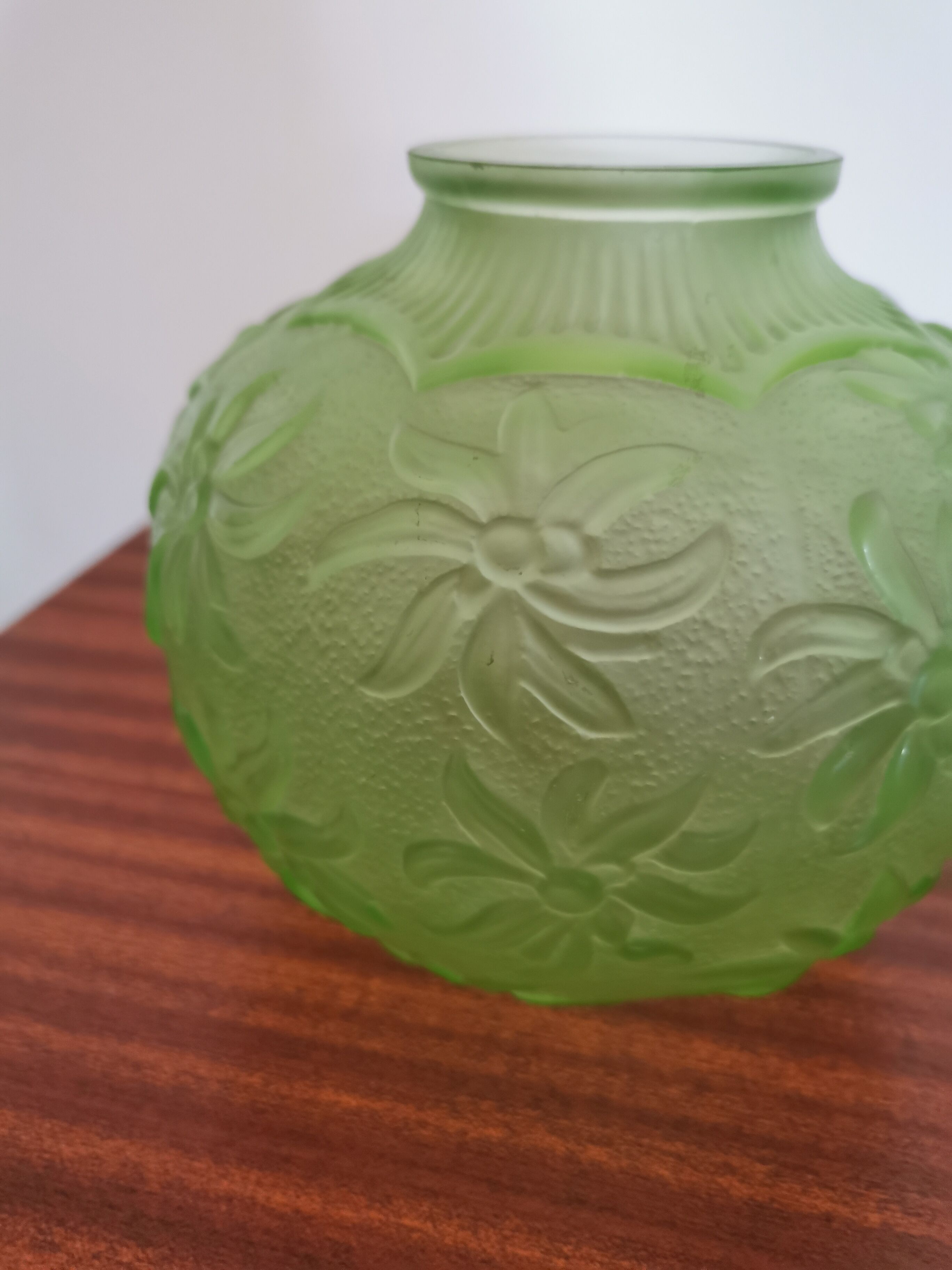 Vase boule Oreor en verre art déco | Selency