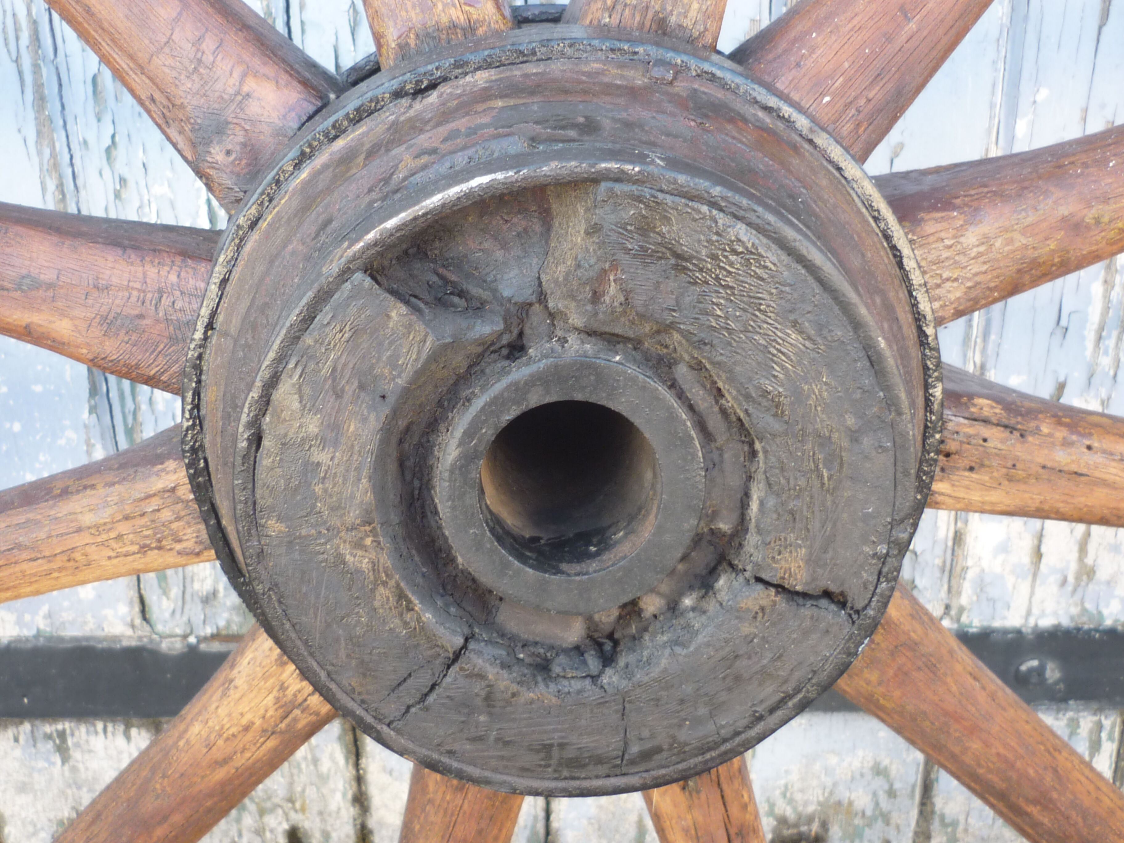 Roue de charette en bois et metal | Selency