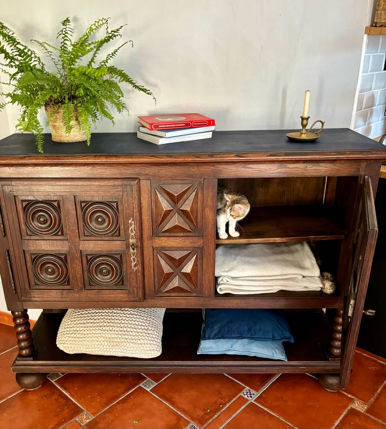 Ancient commode en bois massif | Selency