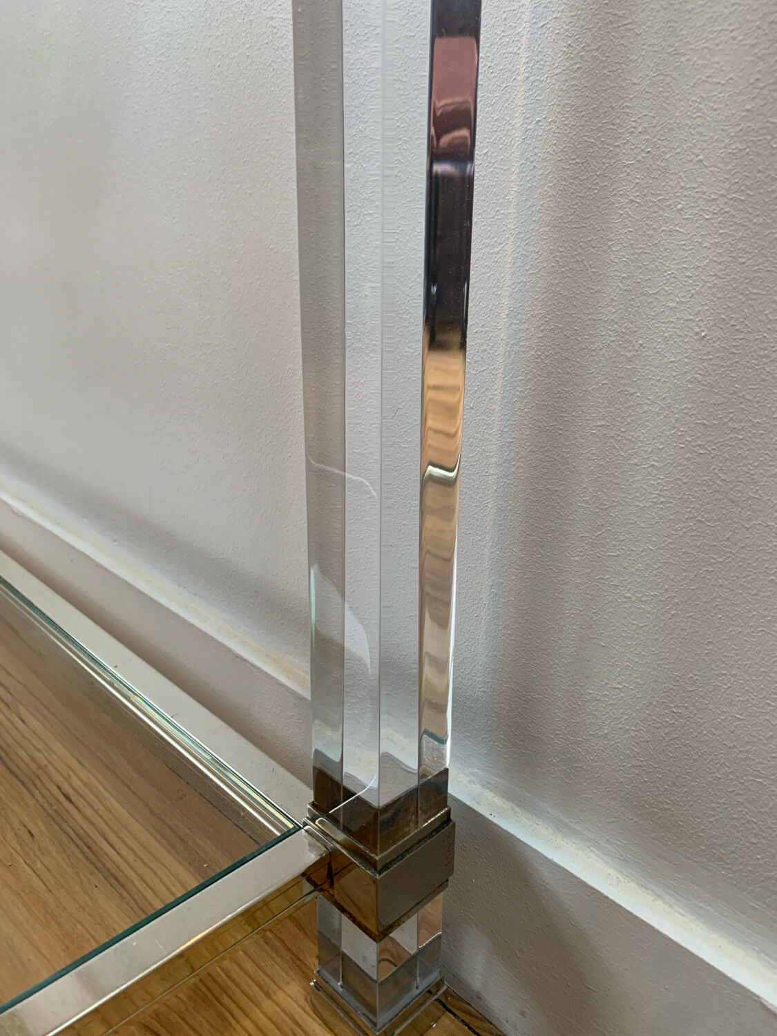 Console Pierre Vandel laquée et lucite | Selency