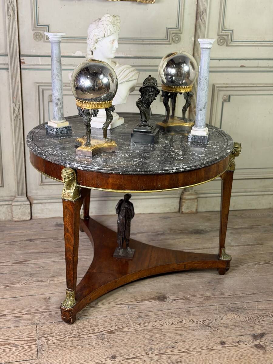 Table guéridon Empire en acajou et bronze, marbre gris Saint-Anne à ...