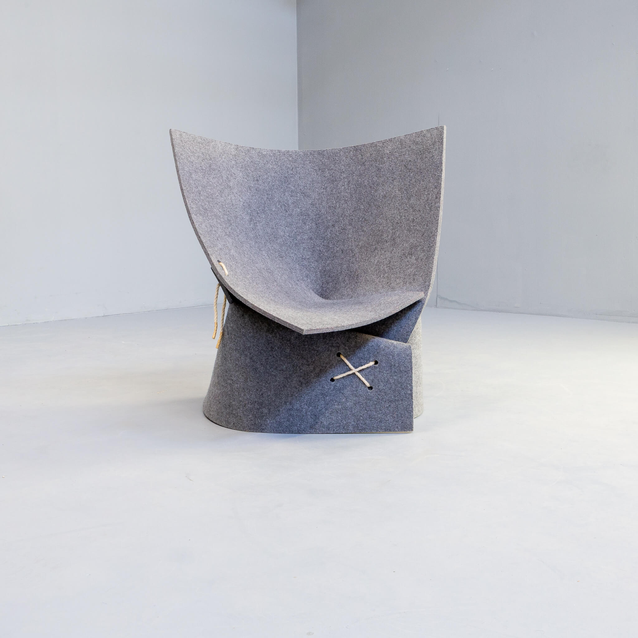 Fauteuil James van Vossel en Tom de Vrieze 'FF1' pout Fox and Freeze ...