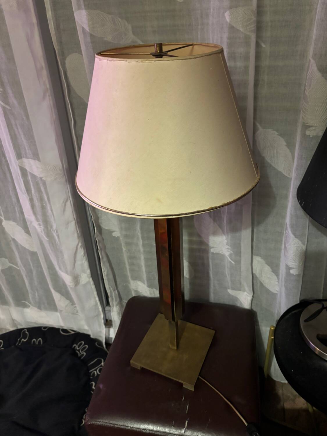 Cette lampe de table en laiton | Selency