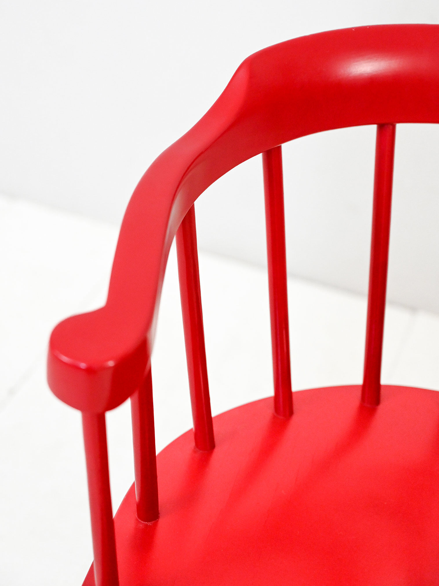 Chaise suédoise rouge | Selency