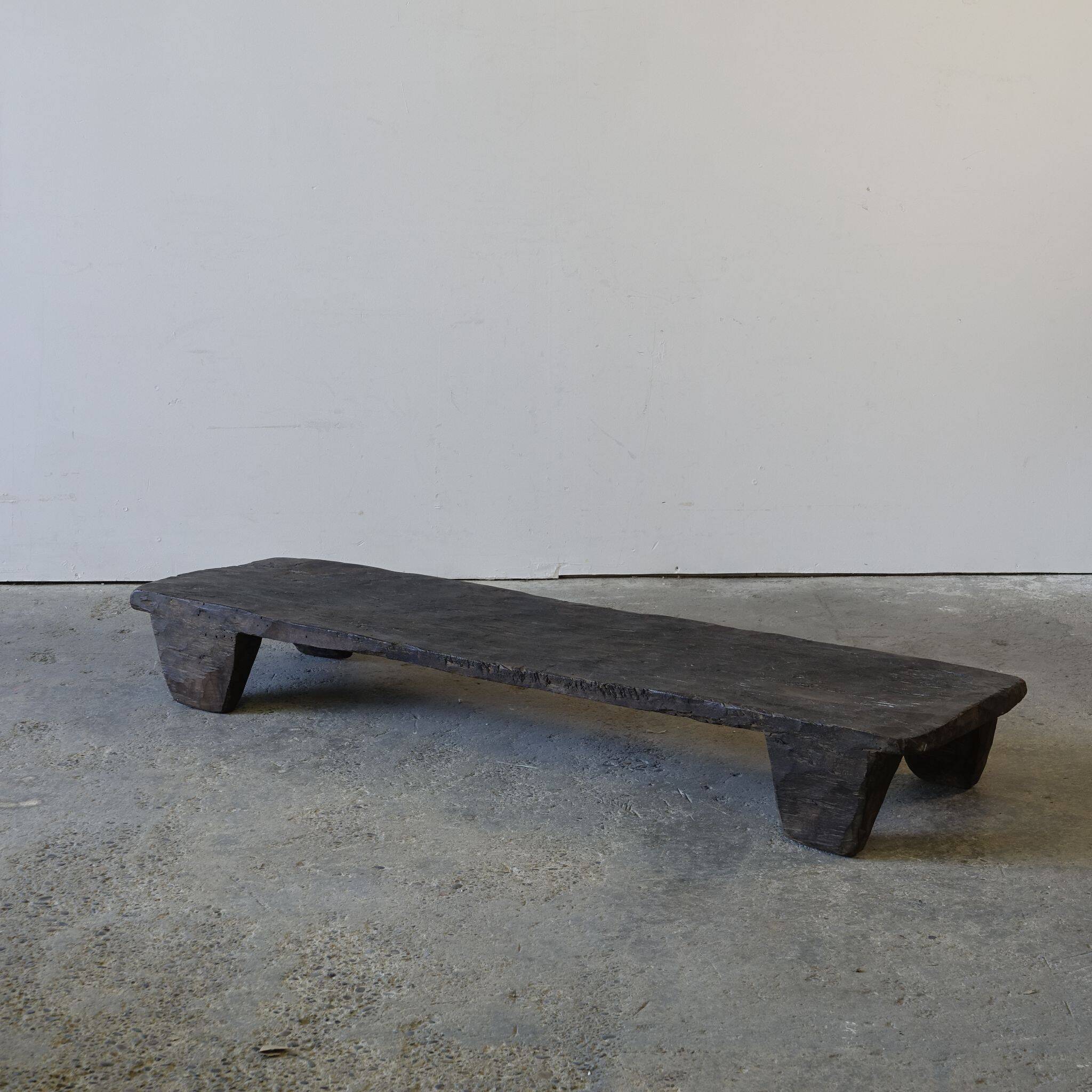 Angami - Authentique table Naga ancienne n°1 | Selency