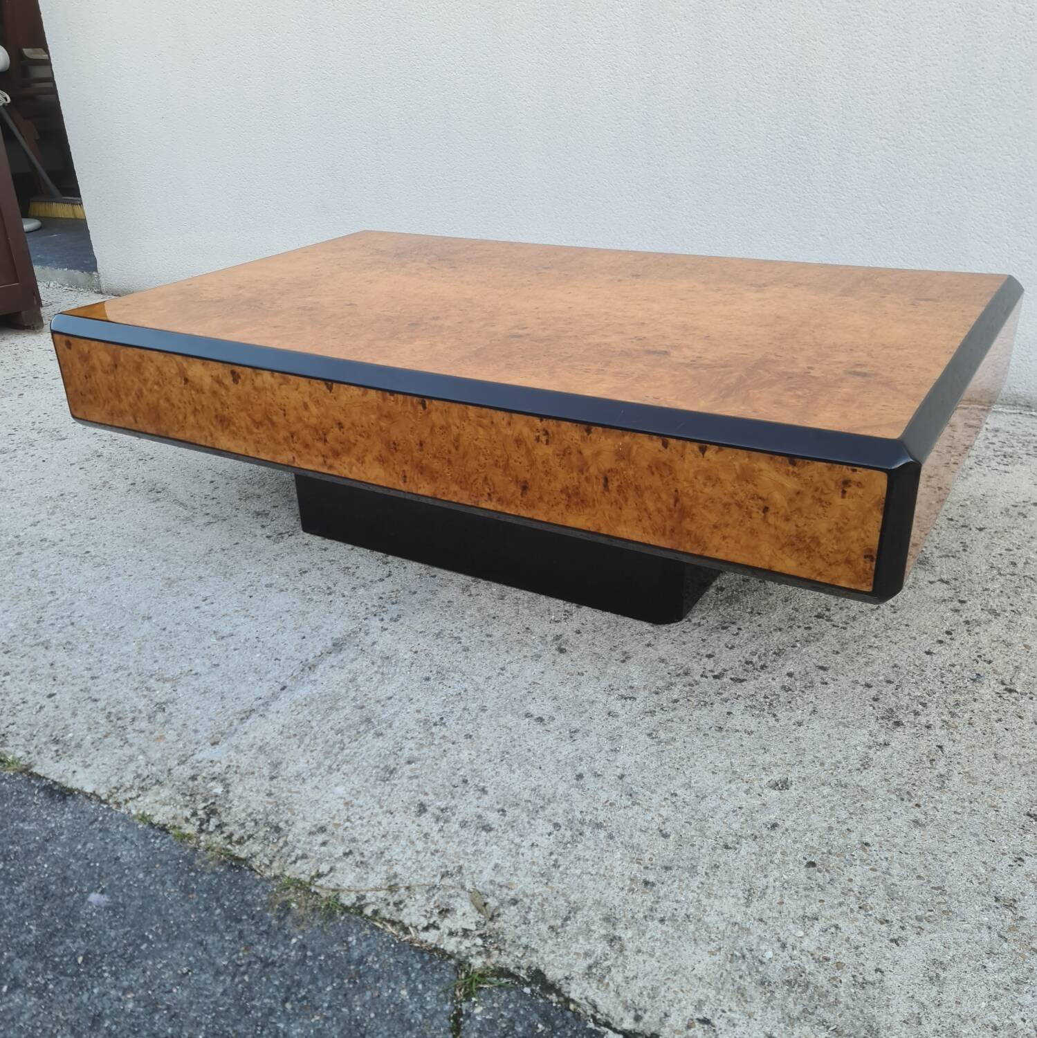 Table basse Roche Bobois 1970 en Loupe d'orme | Selency