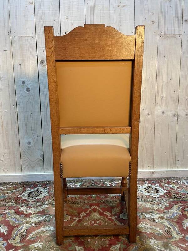 Suite de 8 chaises style Louis XIII - Haute époque en cuir | Selency