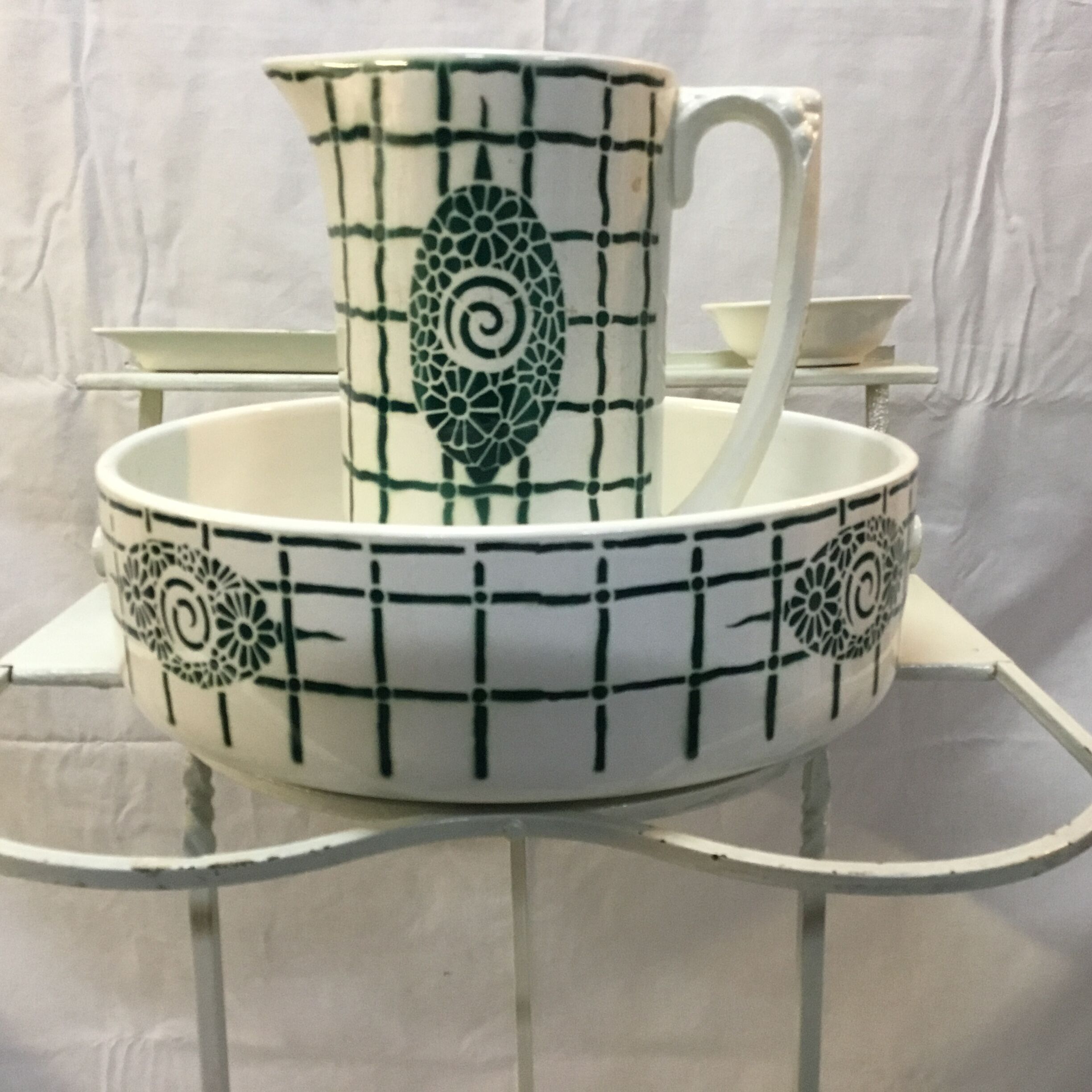 Ensemble de toilette Art-Déco en Faïence de Saint-Amand avec support ...