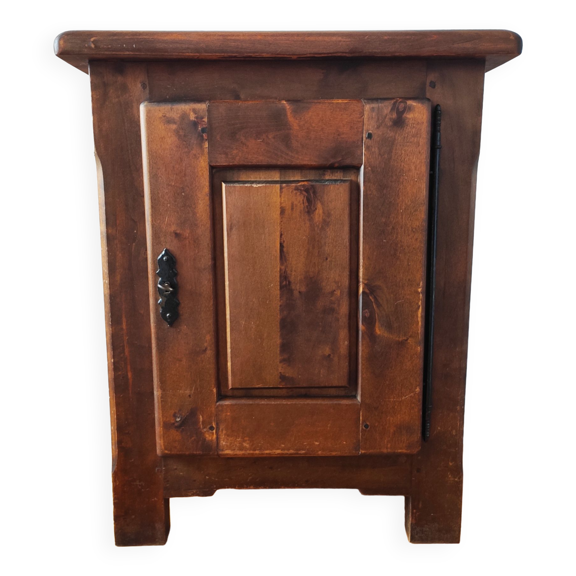 Buffet confiturier brutaliste en bois massif | Selency