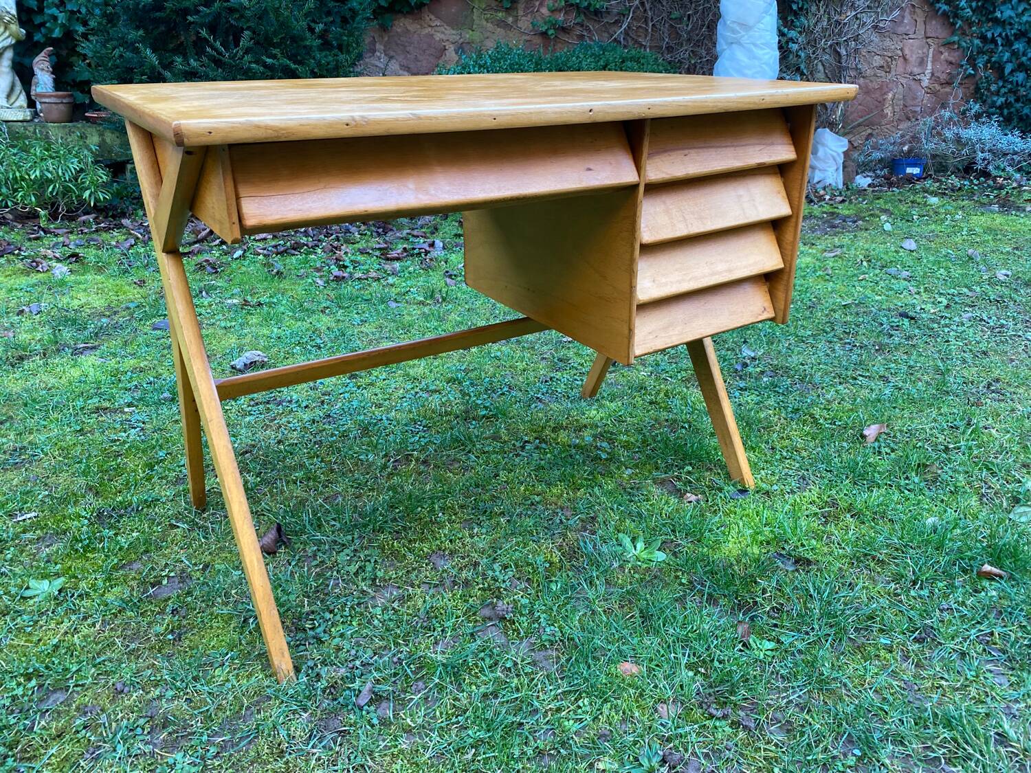 Mortimer desk varnished wood Edition Primus 1950 | Selency