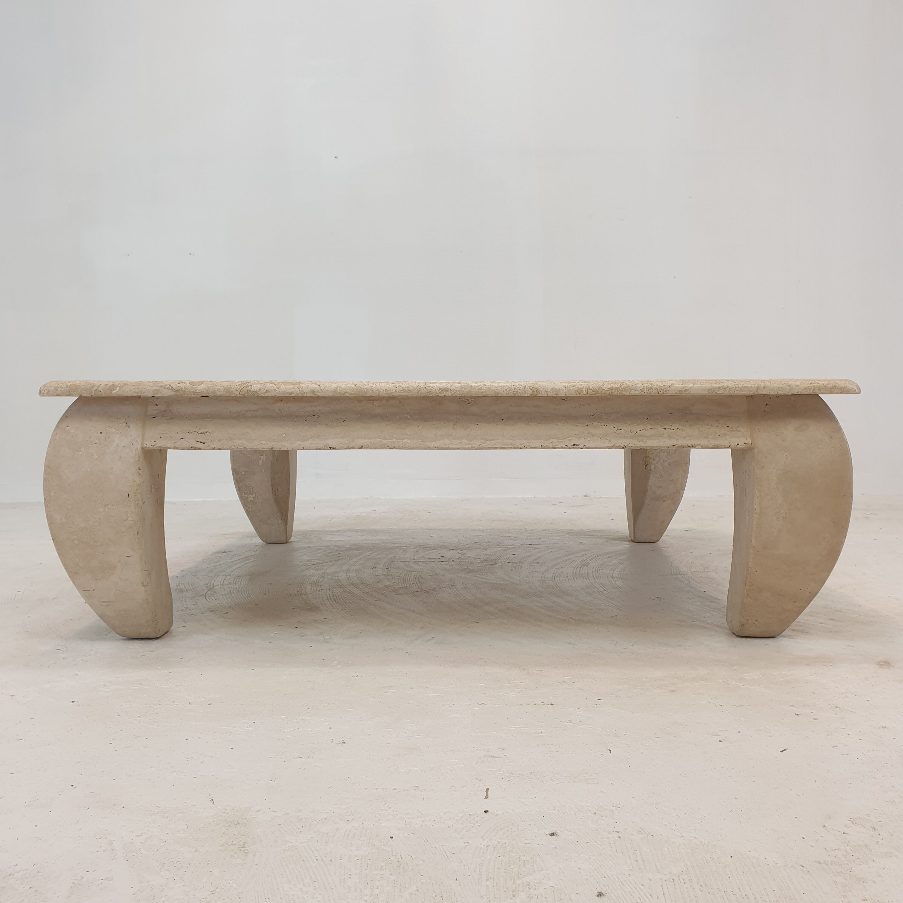 Table basse italienne en travertin « Opium », années 1980 | Selency