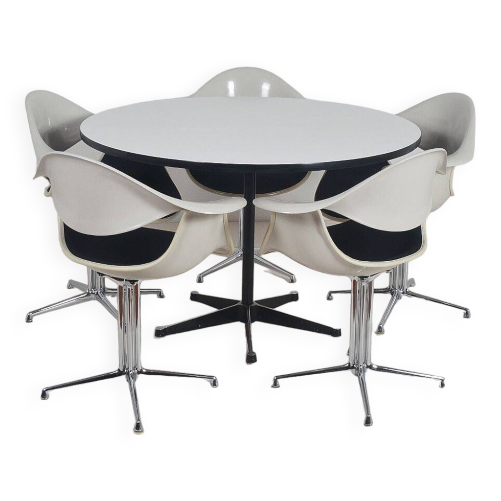 Table à manger Eames et 5 chaises par George Nelson pour Herman Miller ...