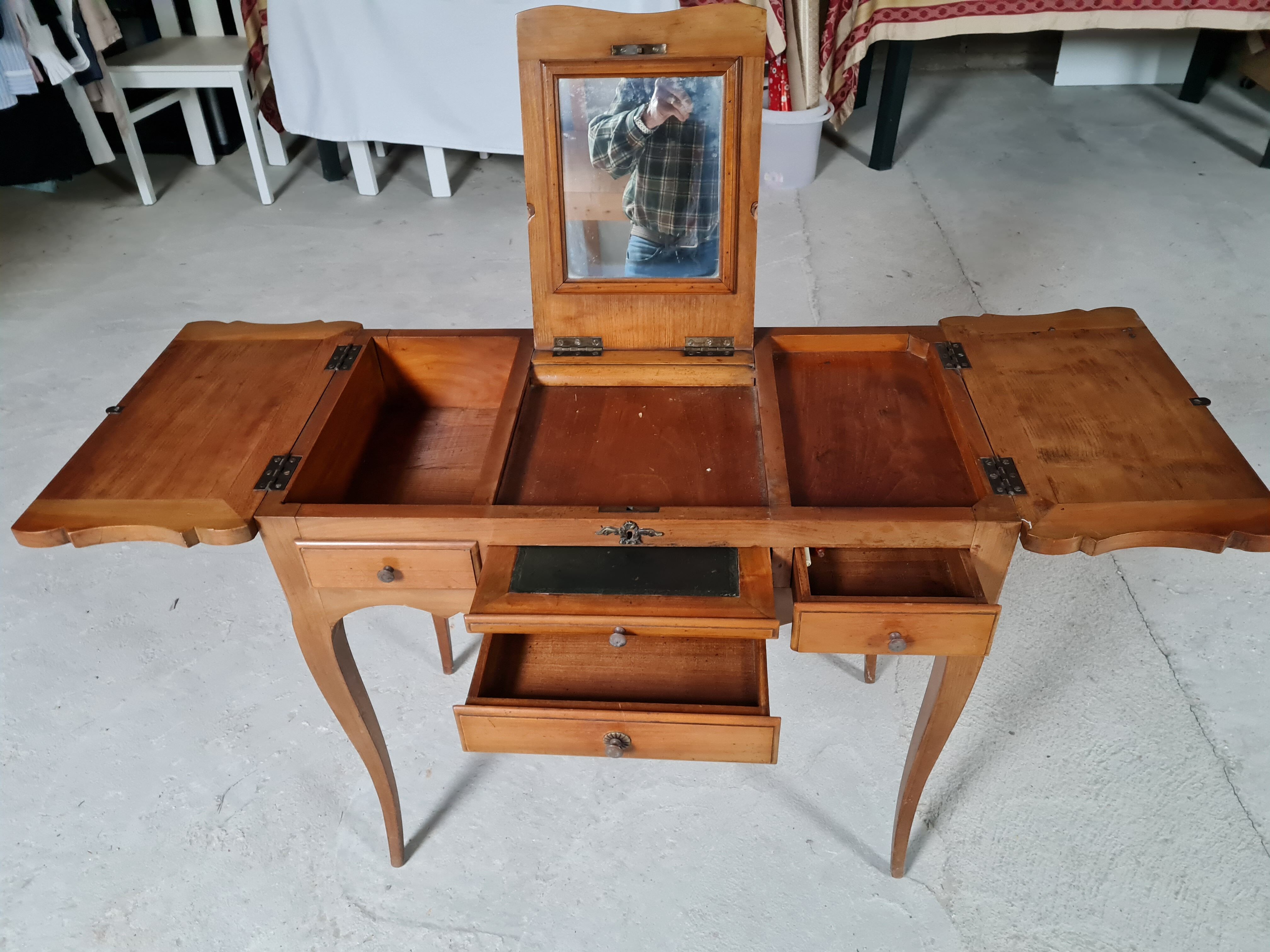 Coiffeuse de famille en merisier. Epoque 1900 | Selency