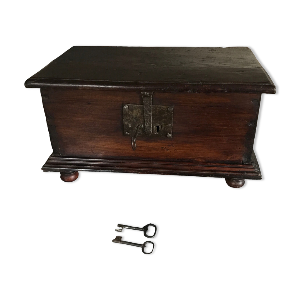 Ancien coffre en bois massif et ferronnerie -artisanat XIXème | Selency