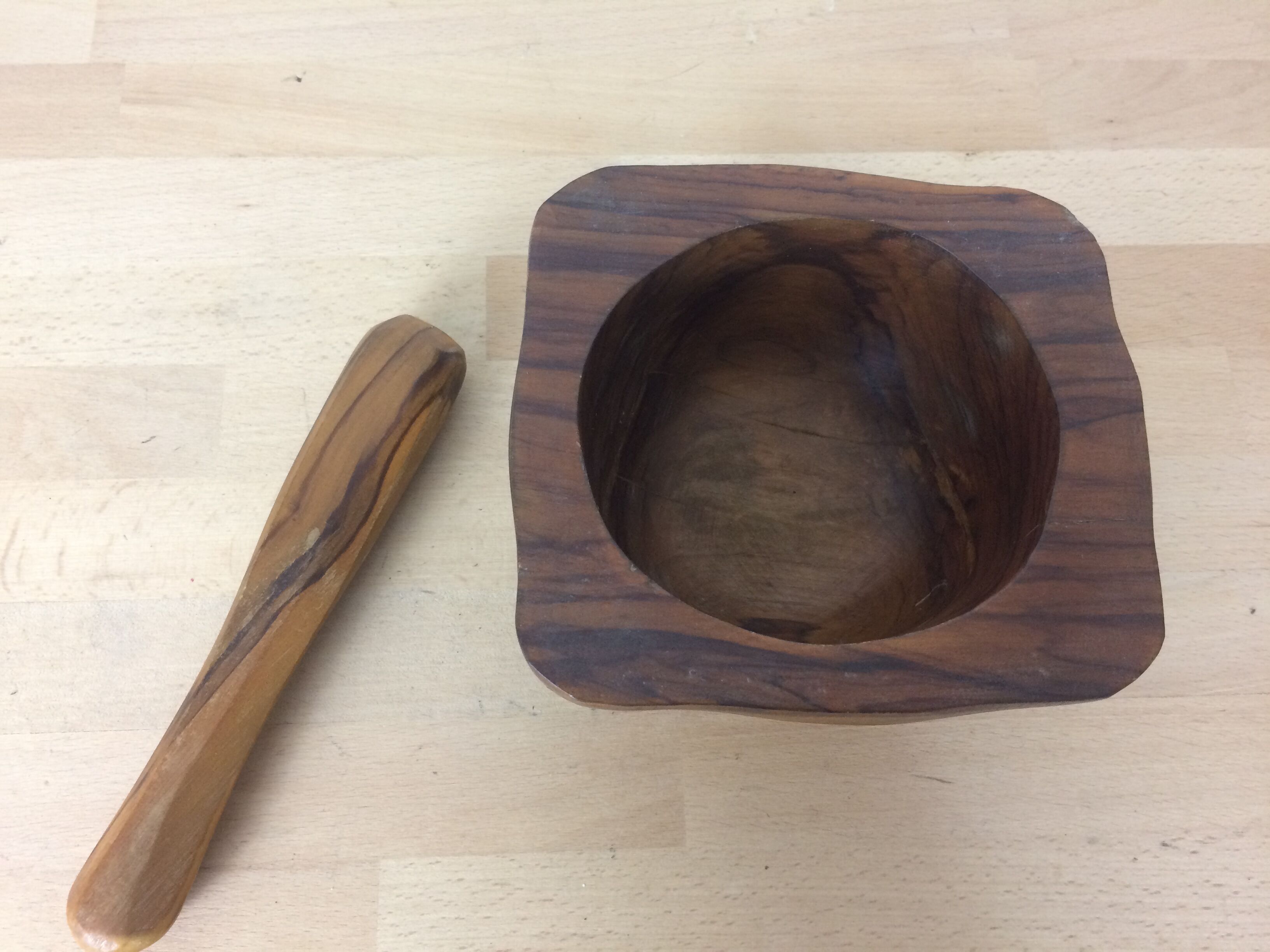 Mortier et pilon en bois d'olivier signé Tony Bain Vallauris | Selency