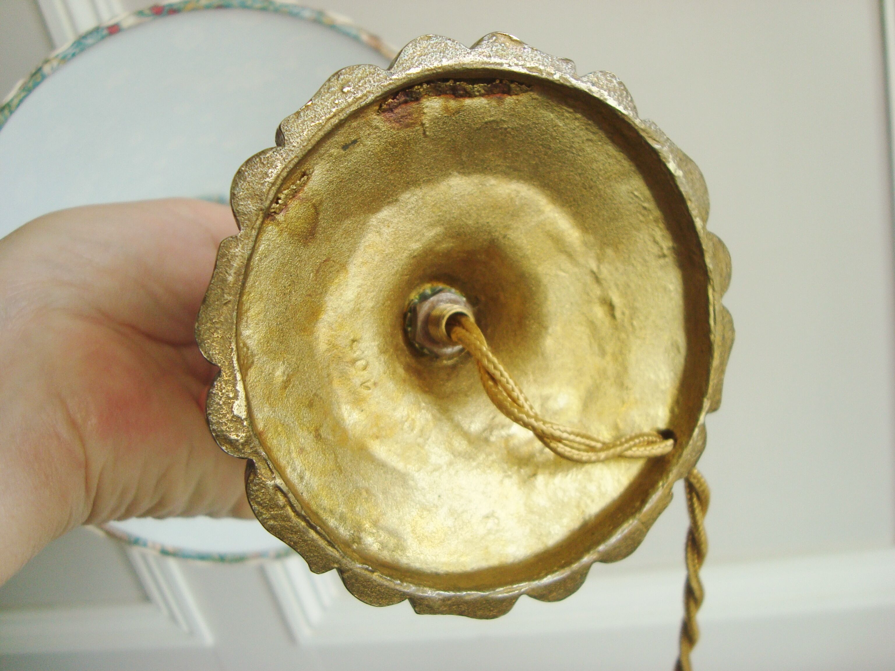 Vintage rocaille lamp with its fabric lampshade by William Morris | Selency